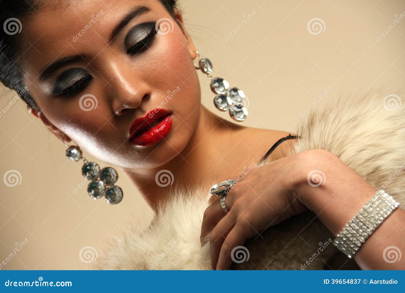 Beautiful lady posing stock image. Image of beautiful - 39654837