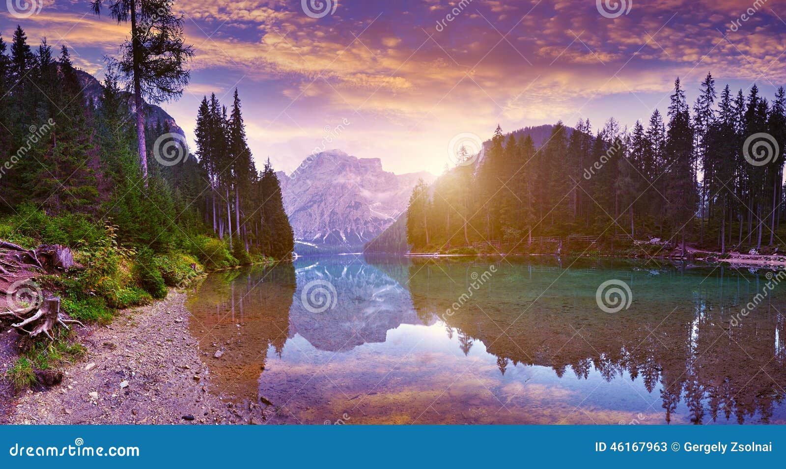 Beautiful Lago Di Antorno Lake At Background Drei Zinnen Tre Cime Di ...
