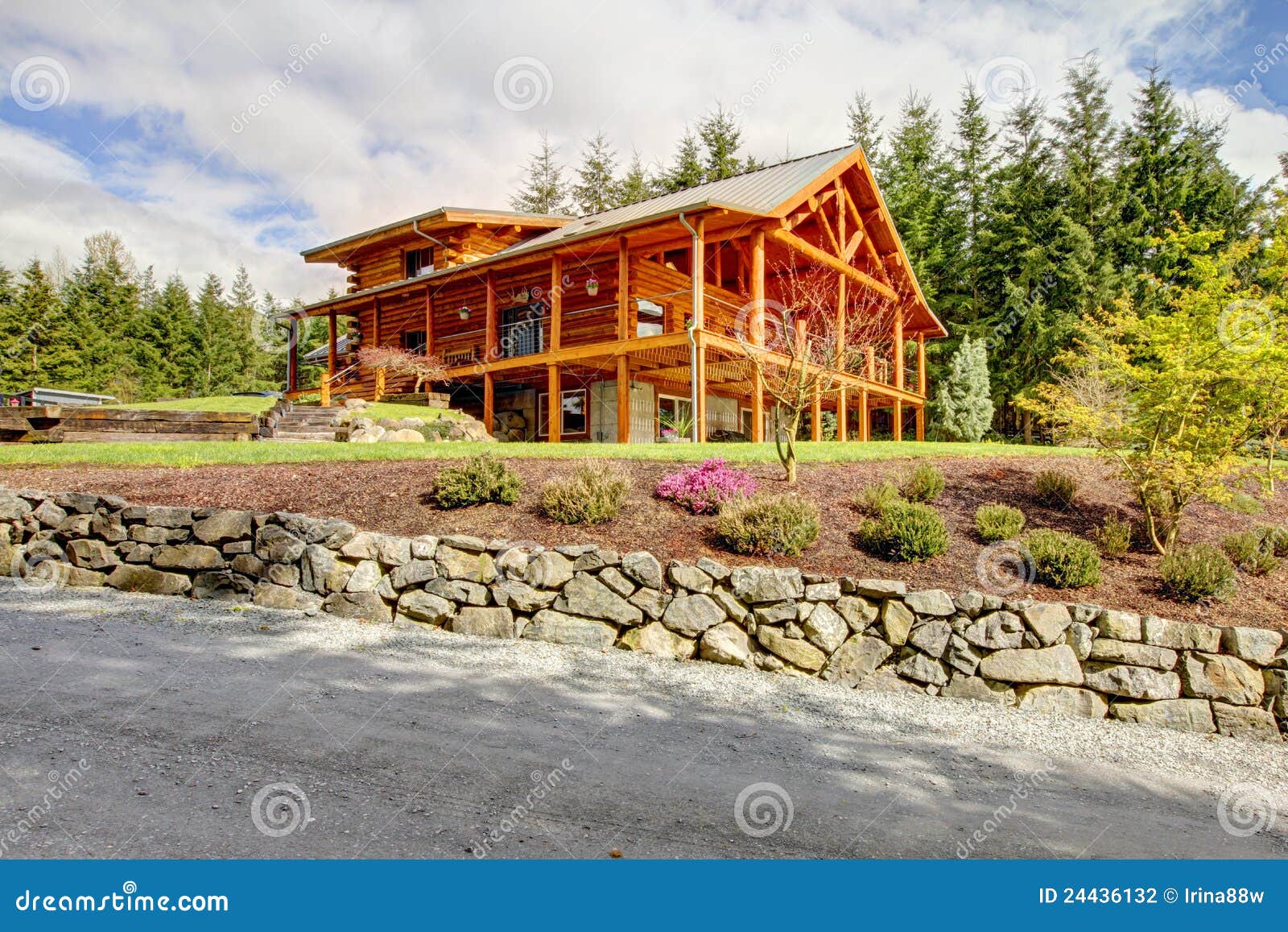 Beautiful Large American Classic Log Cabin Home. Stock Photo - Image of ...
