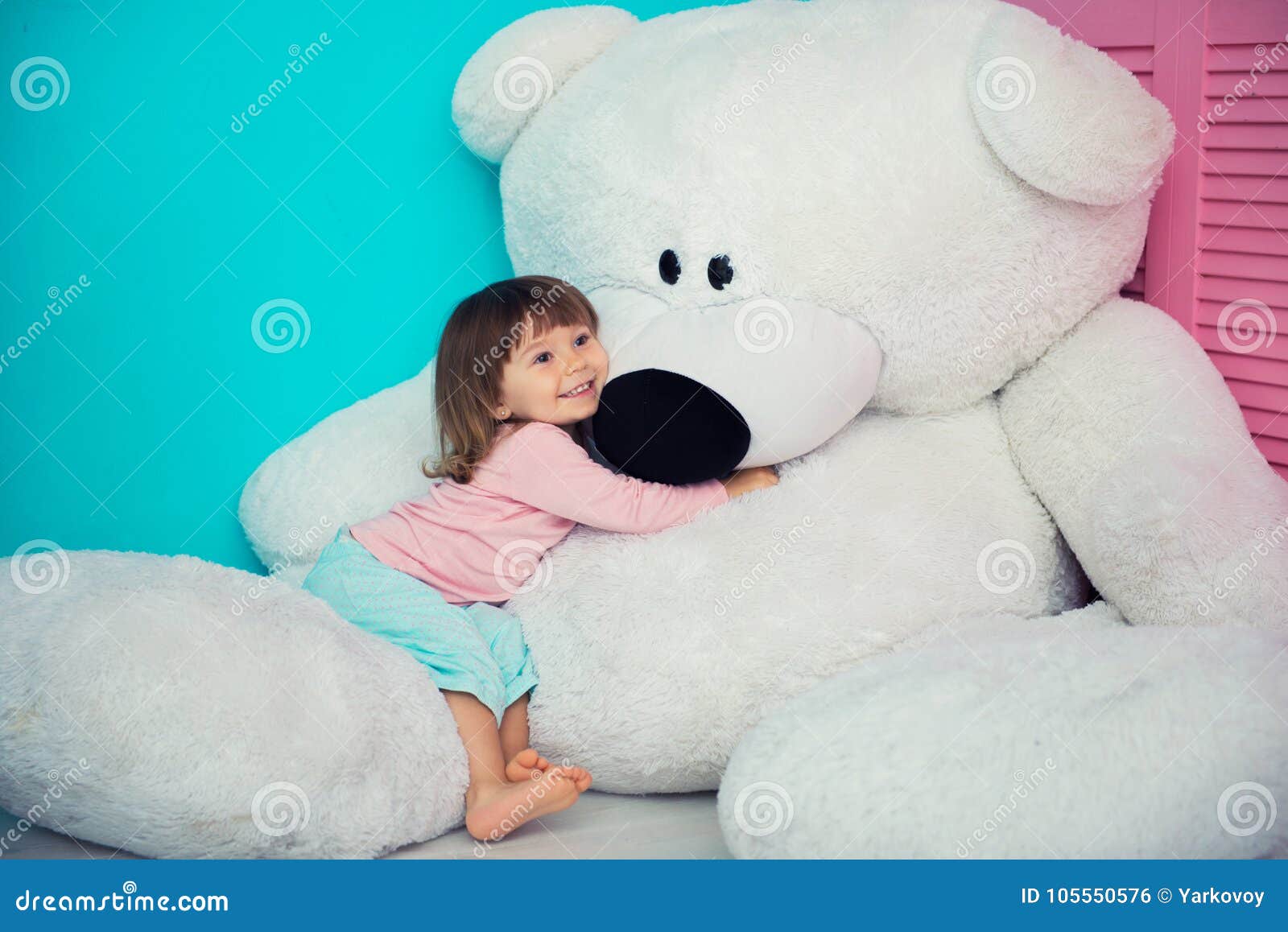 Beautiful Little Girl Hugging Big White Teddy Bear. Stock Photo - Image ... Beautiful Little Girl Hugging Big White Teddy Bear. Stock Photo - Image ...