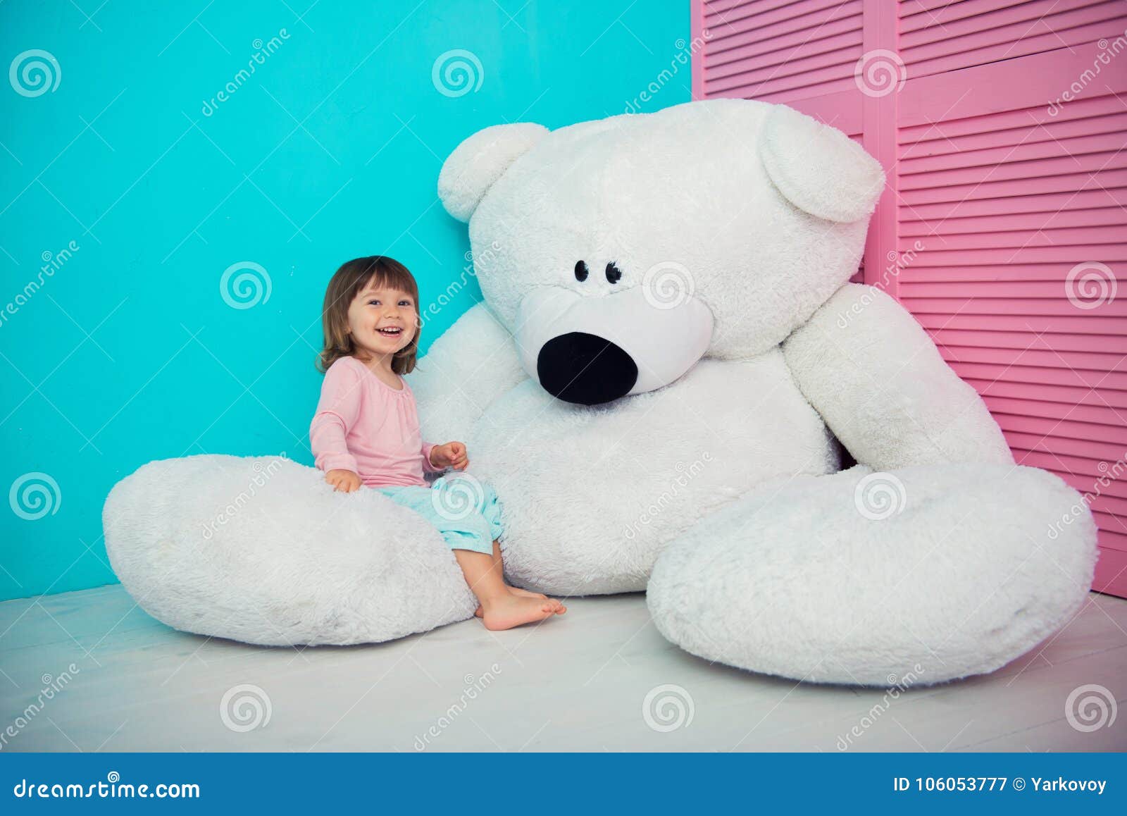Beautiful Little Girl Hugging Big White Teddy Bear. Stock Image - Image ... Beautiful Little Girl Hugging Big White Teddy Bear. Stock Image - Image ...