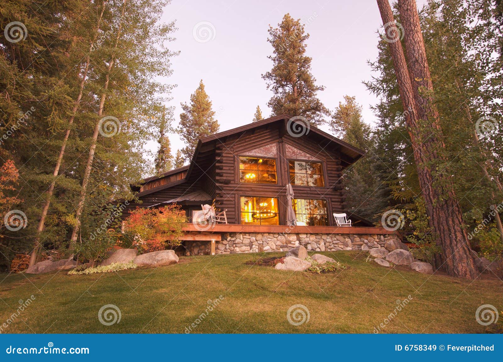 Beautiful Log Cabin Exterior Stock Image - Image of lodge, home: 6758349