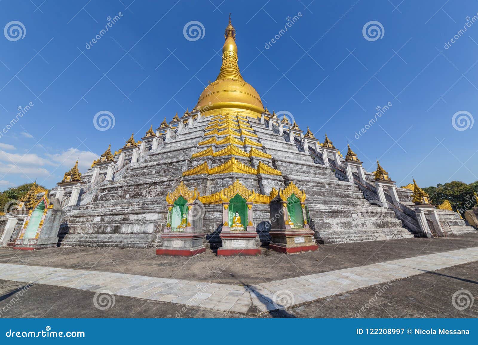 Mahazedi Pagoda at Bago, Myanmar Stock Image - Image of peaceful ...
