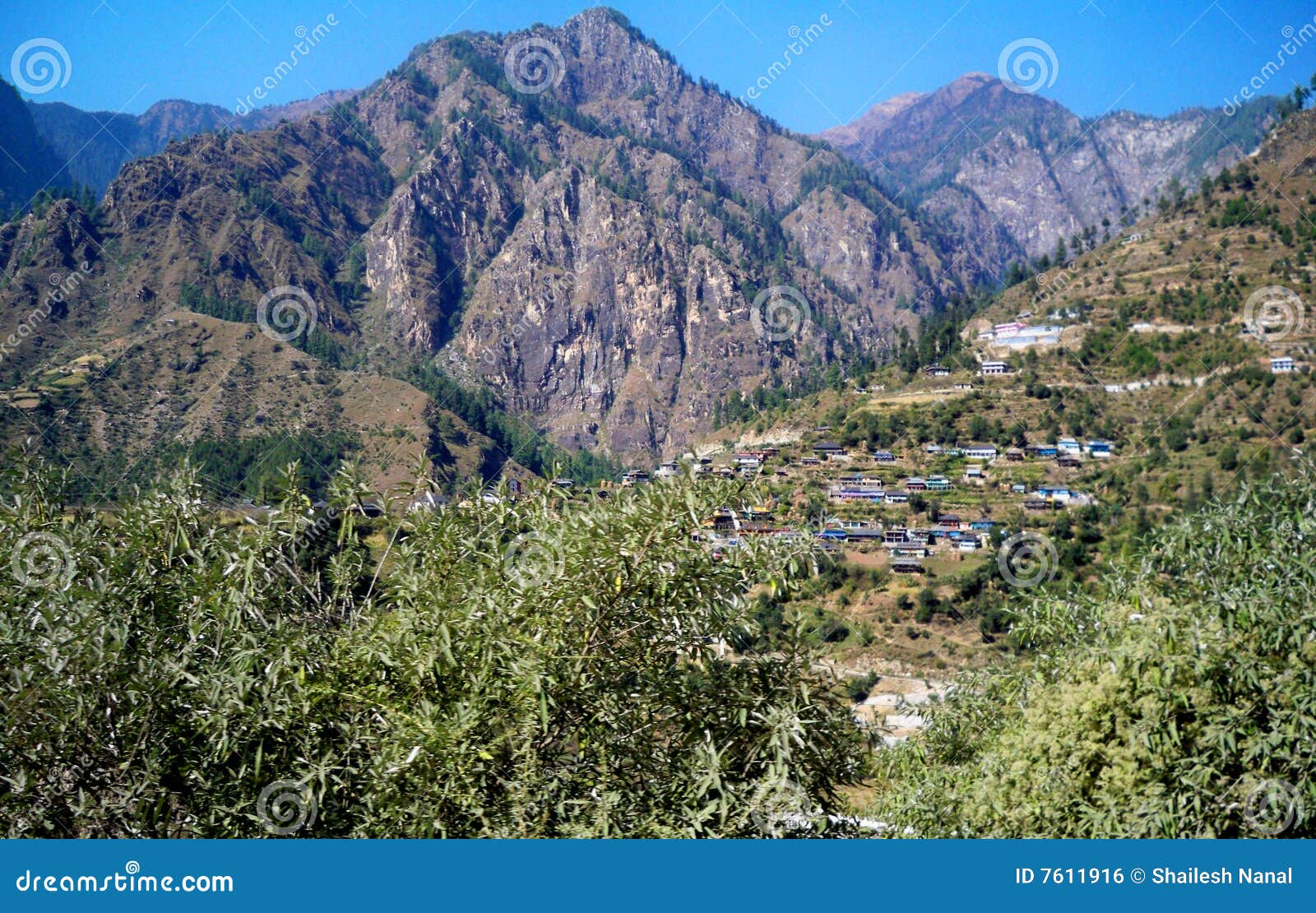 Beautiful Manali landscape stock photo. Image of houses - 7611916