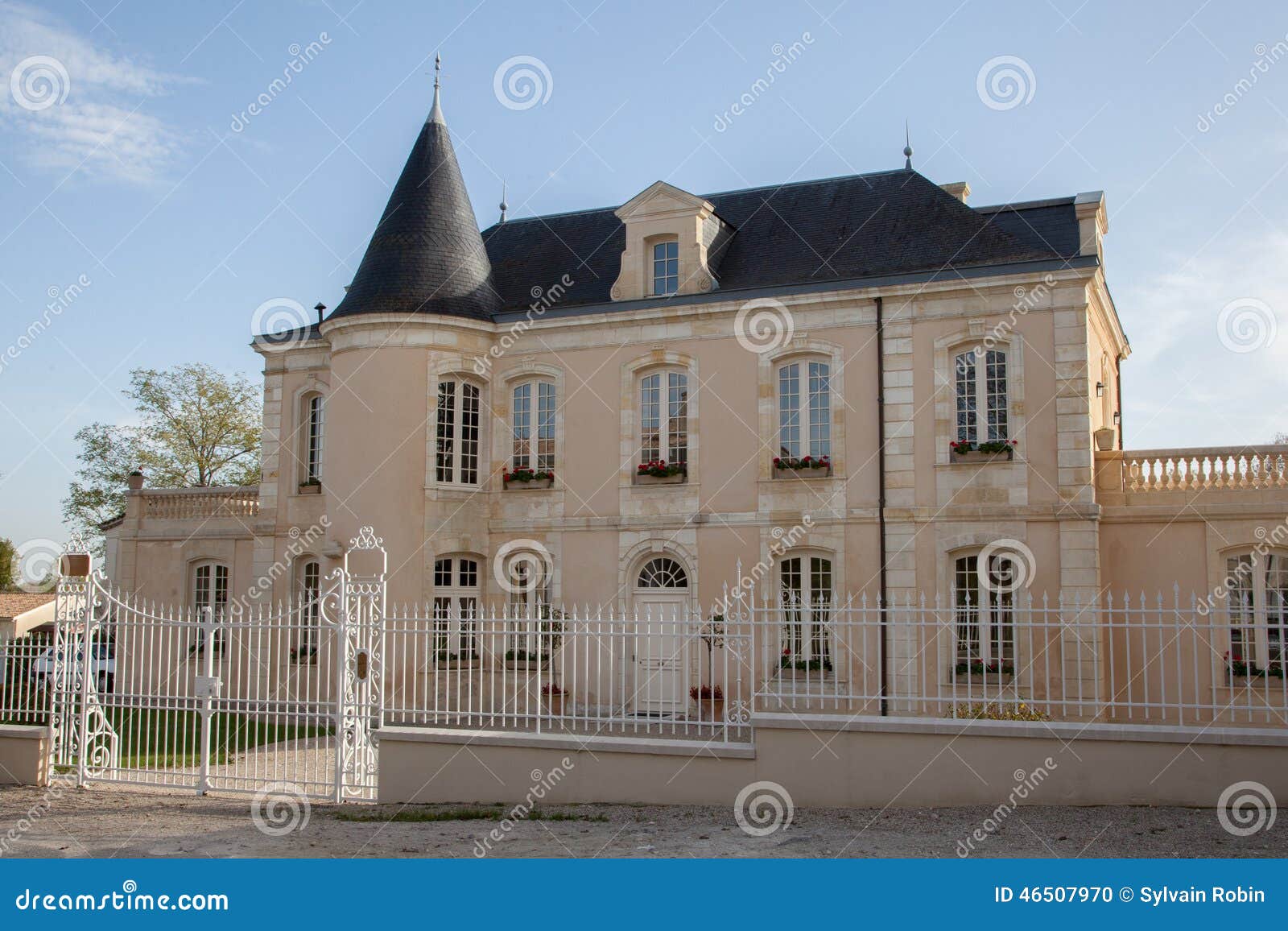 Beautiful and Marvelous Castle Stock Photo - Image of grass, loir: 46507970