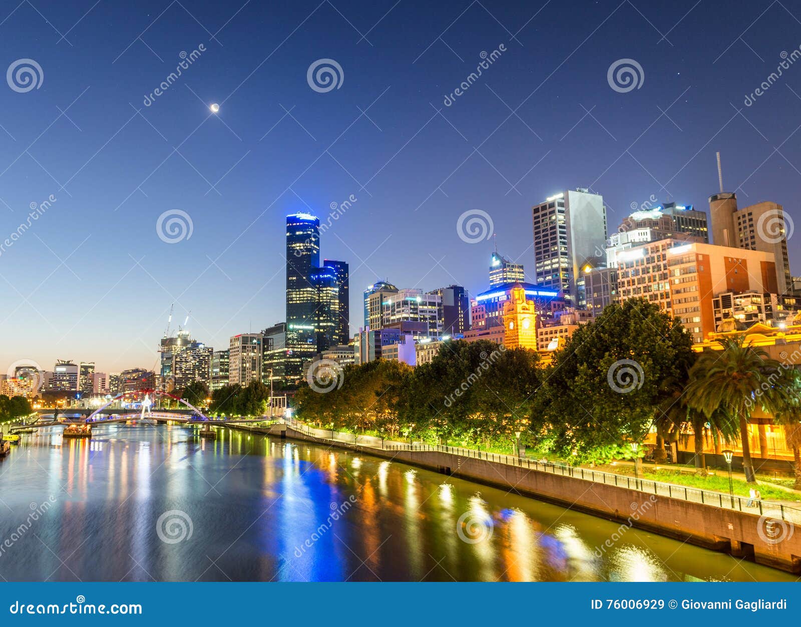 Beautiful Melbourne Sunset Skyline with Yarra River Reflections Stock ...