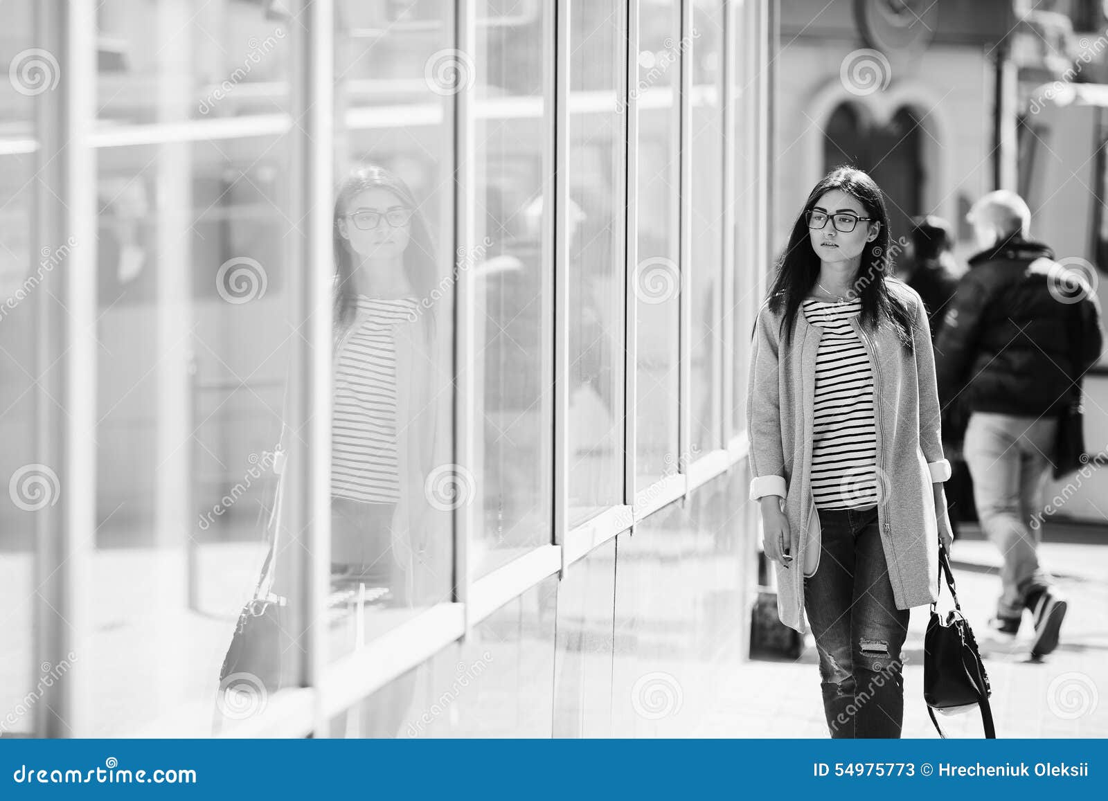 Beautiful Model on Shopping Stock Image - Image of walk, black: 54975773