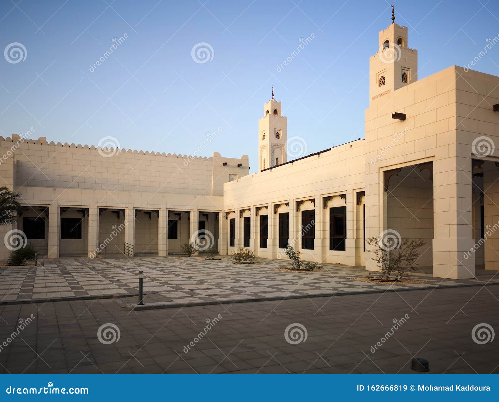 Beautiful Modern Mosque Designed with a Traditional Arabian Ancient ...