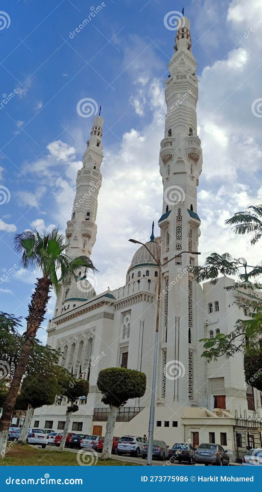 Beautiful An-Nur Mosque During Early Dawn At UTP Petronas Technology ...