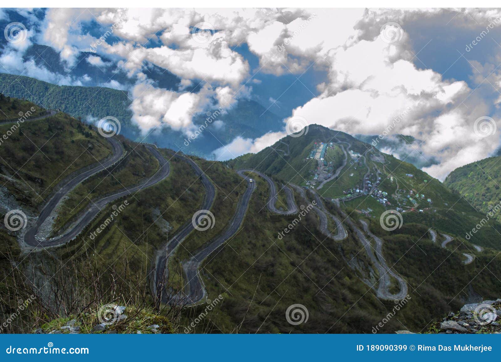 A beautiful mountain road stock image. Image of carolina - 189090399