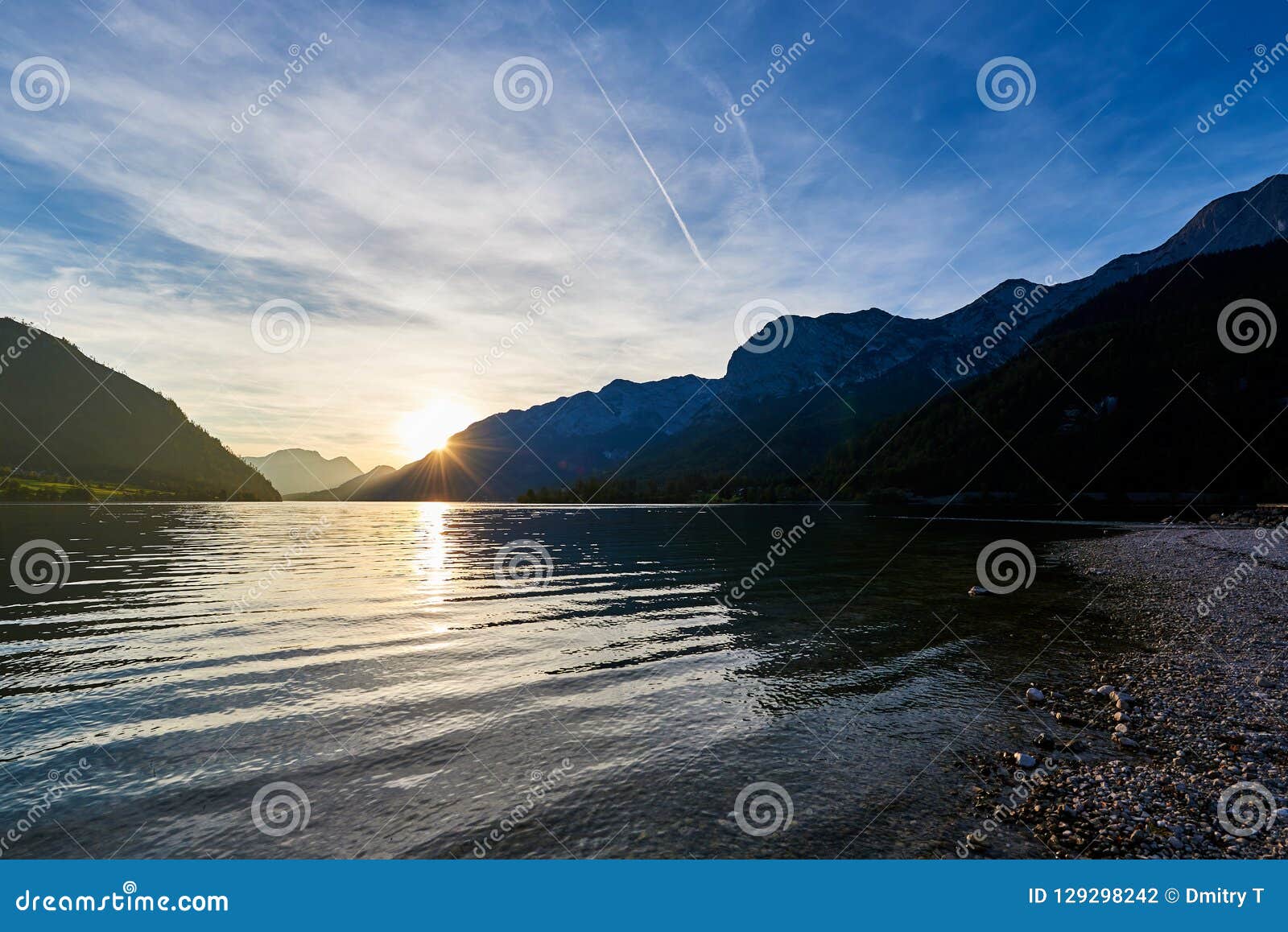 Beautiful Mountain Sunset with Reflection in Austrian Alps. Grundlsee ...