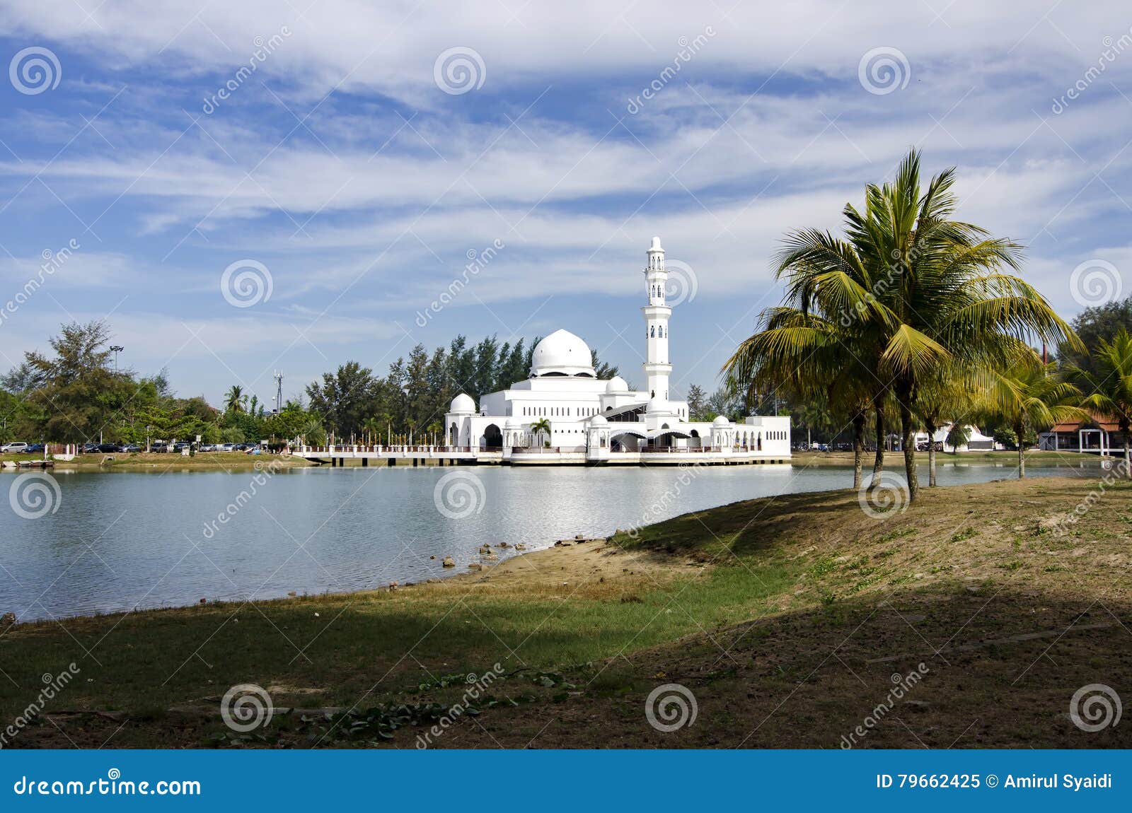 Beautiful Nature and Reflection on Water, Most Iconic Floating Mosque ...