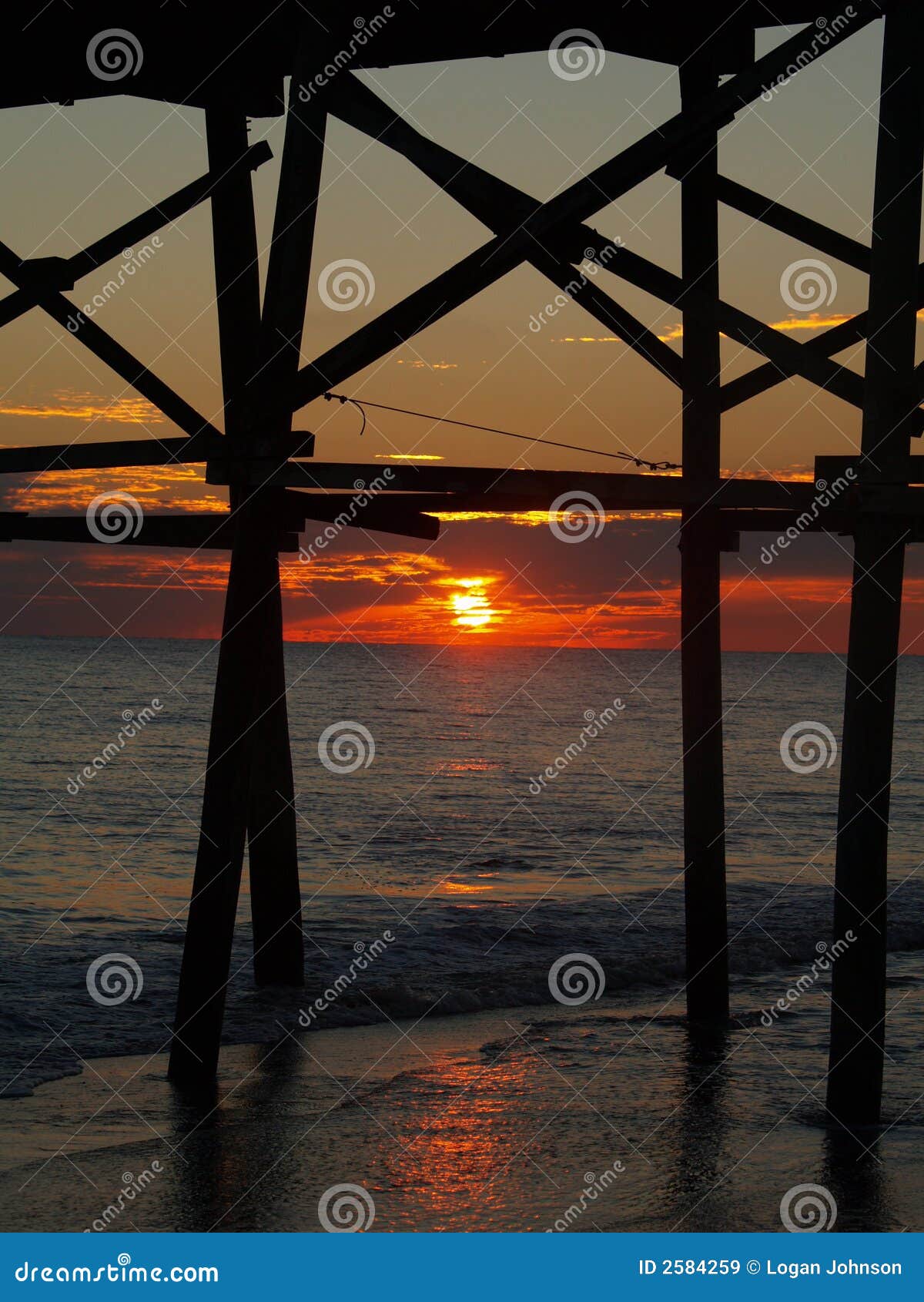 Beautiful NC Pier Sunset stock image. Image of seascape - 2584259