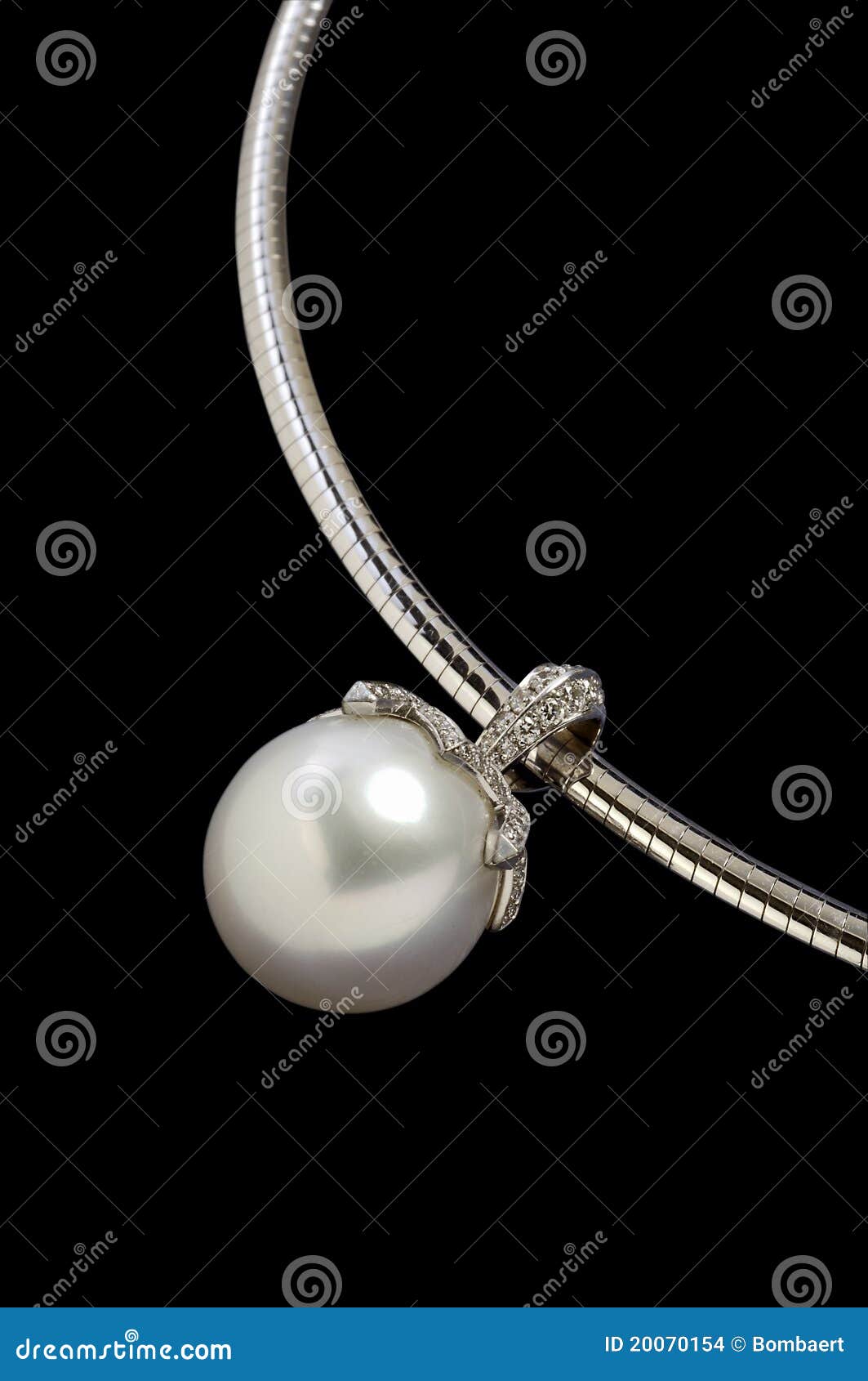 Beautiful Necklace with Pearl Stock Photo - Image of feminine, luxury ...