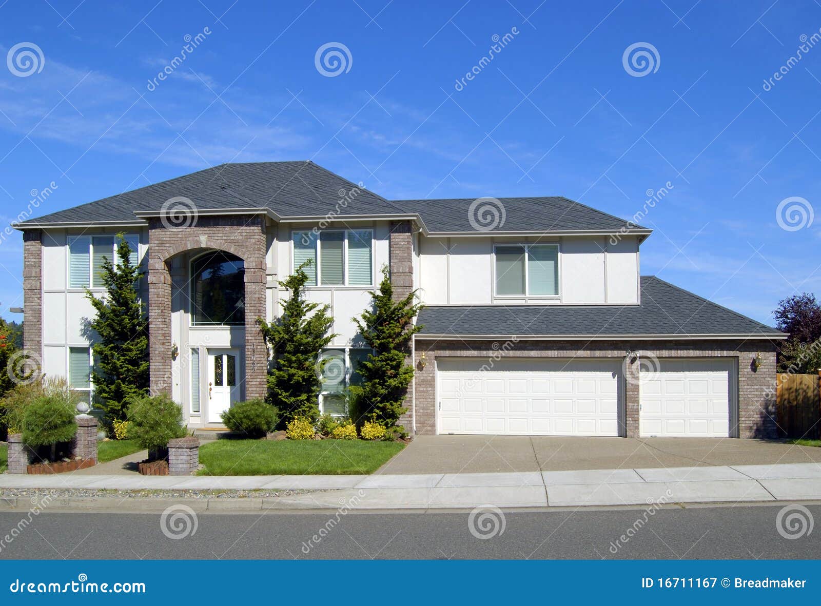 Beautiful New Home stock image. Image of landscape, friendly - 16711167