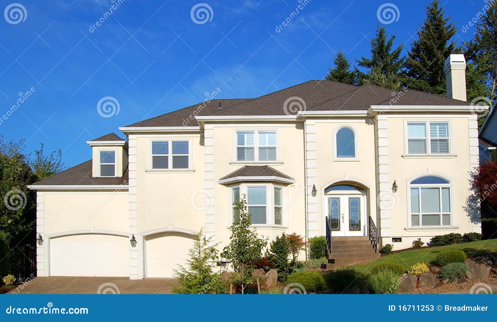 Beautiful New Home stock image. Image of house, land - 16711253
