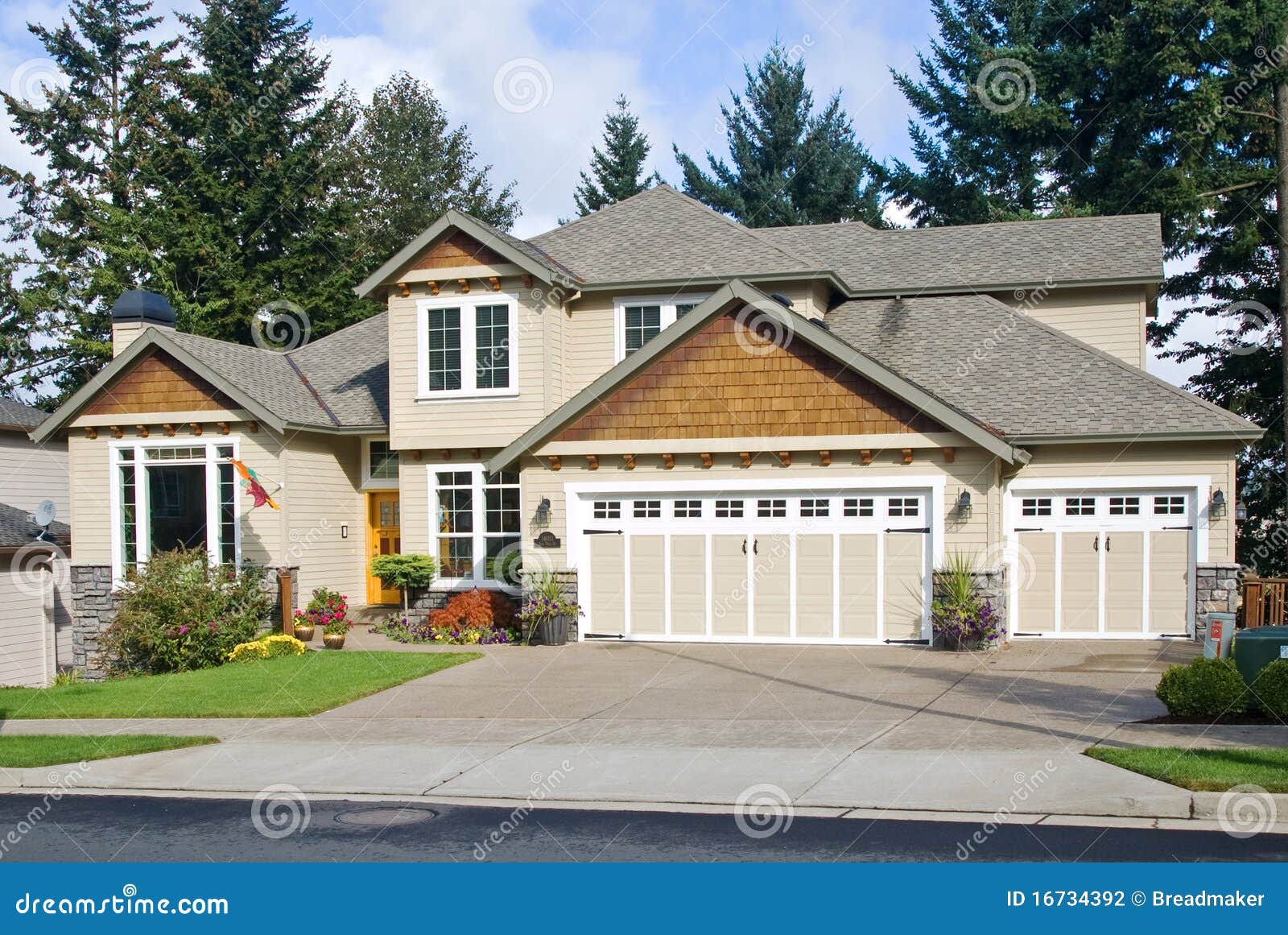 Beautiful New Home stock photo. Image of neighbor, mansion - 16734392