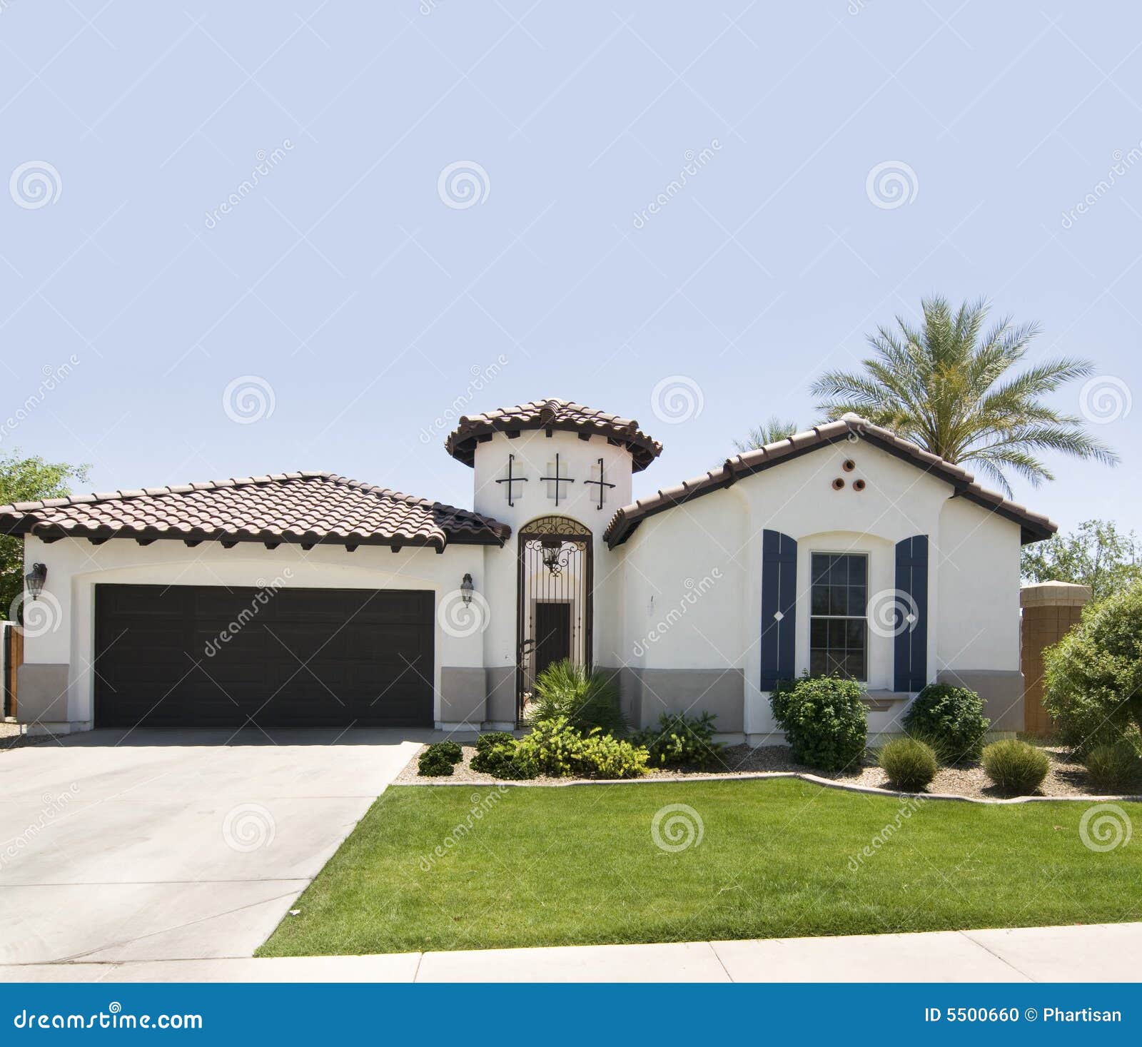 Beautiful new home stock photo. Image of blue, large, stone - 5500660