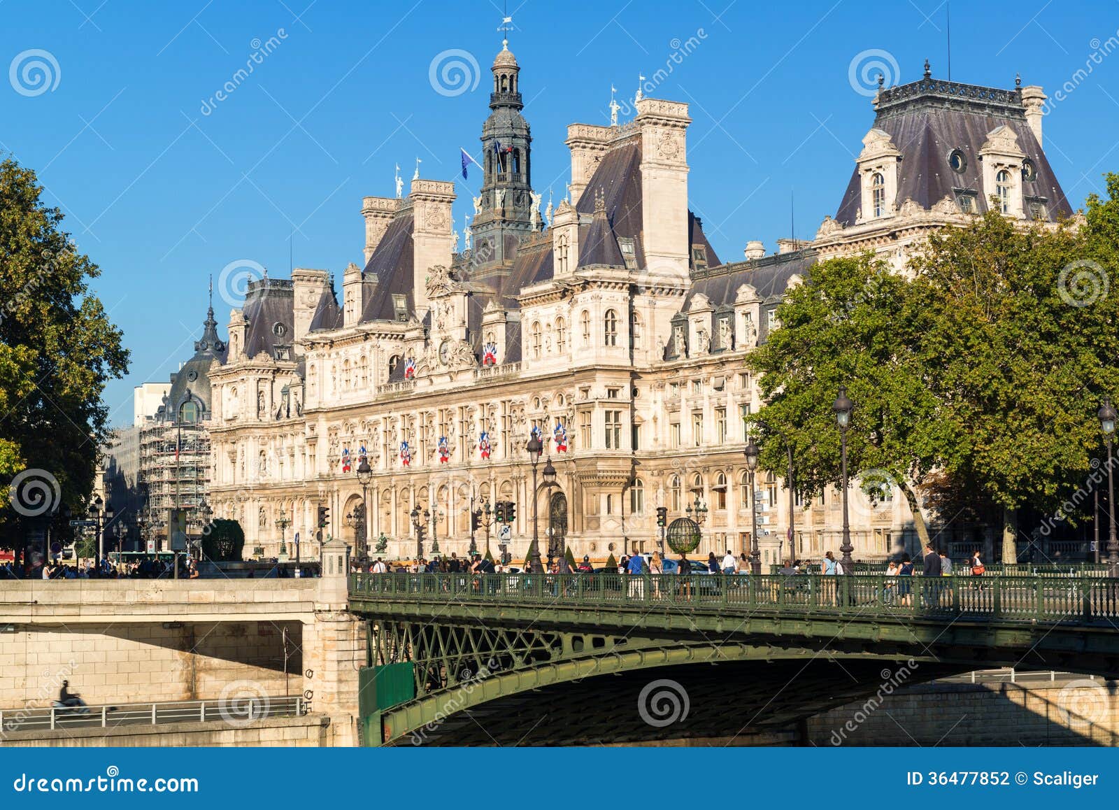 Beautiful Old Building in Paris Editorial Photography - Image of ...