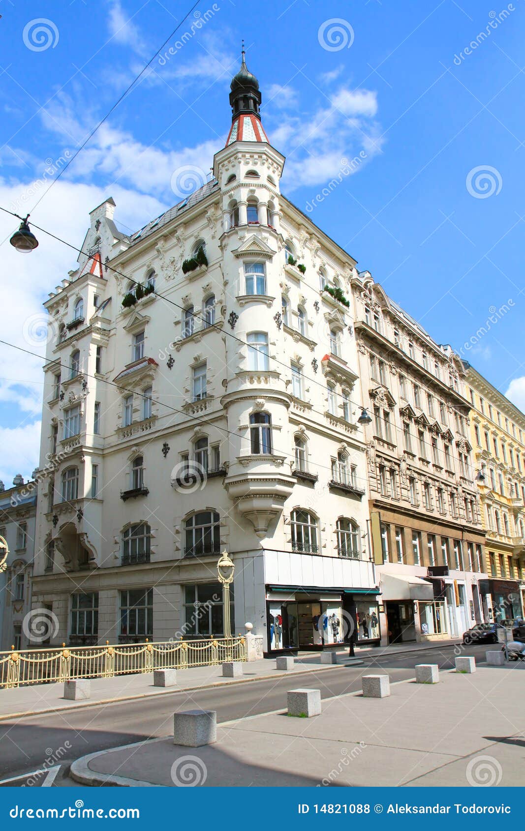 Beautiful Old Building in Vienna Stock Photo - Image of cities, looking ...