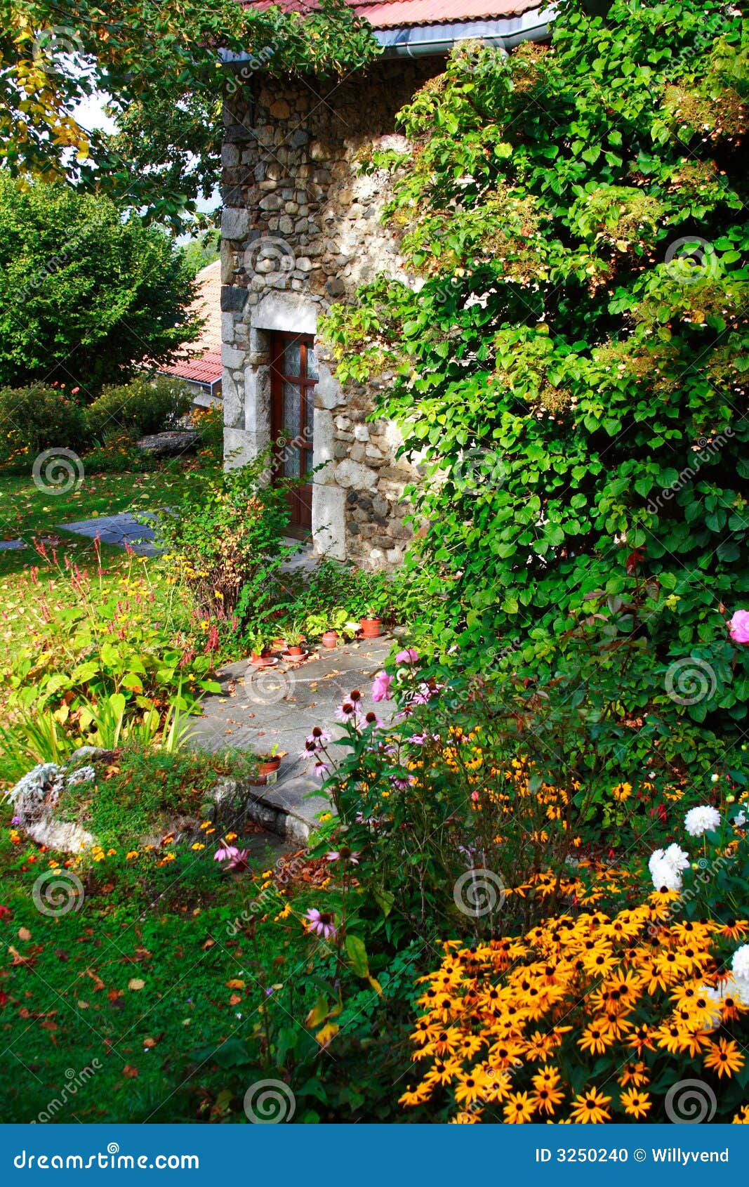 Beautiful old garden stock photo. Image of outdoor, color - 3250240