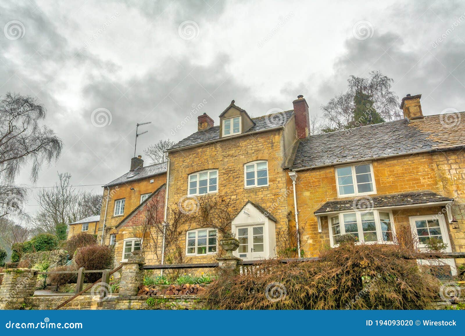 Beautiful Old House in Cotswolds, England Stock Photo - Image of ...