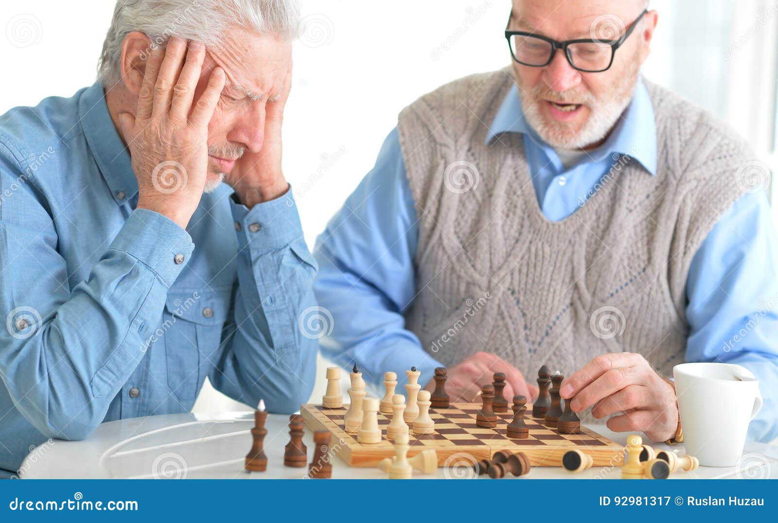 Beautiful Old Men Play Chess Stock Image - Image of mature, portrait ...