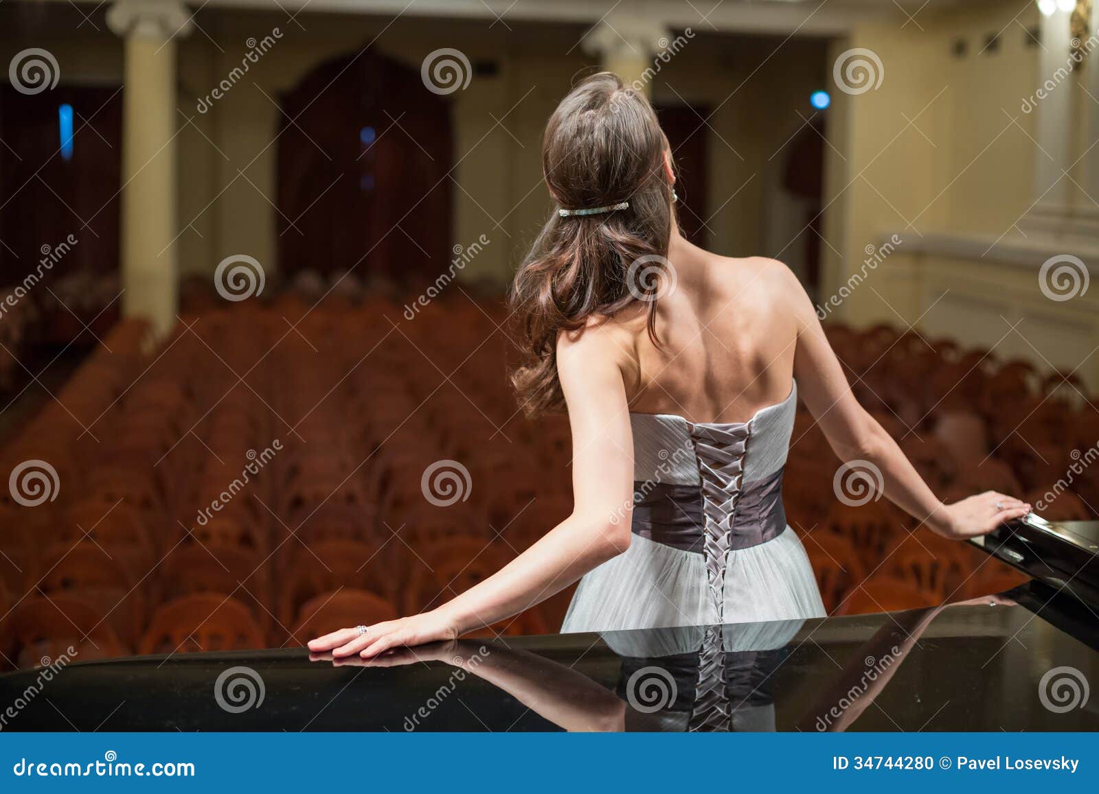 289 Female Singer Back Photos - Free & Royalty-Free Stock Photos from ...