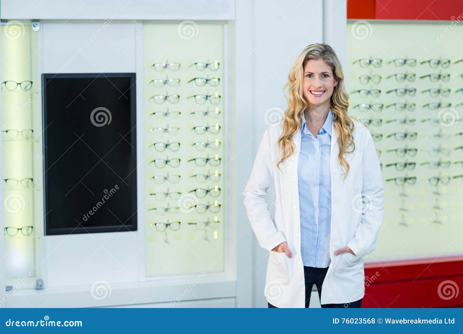 Beautiful Optometrist Standing in Ophthalmology Clinic Stock Photo ...