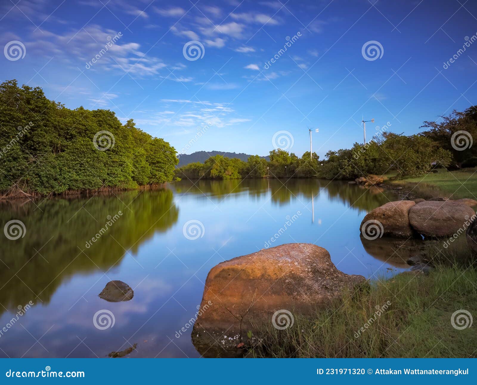 A Beautiful and Peaceful Lakeside Park View on a Weekend Morning Stock ...