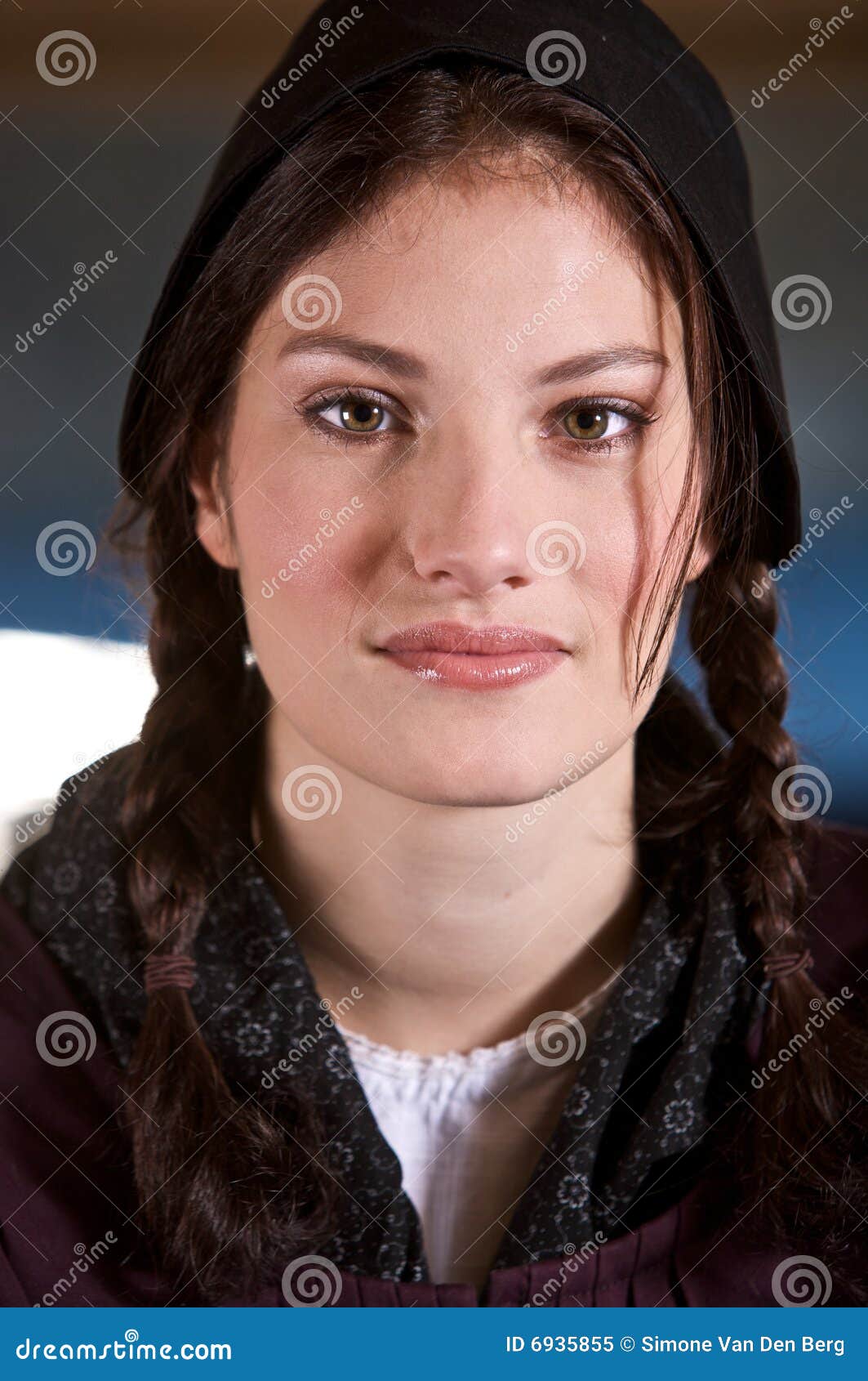 Beautiful peasant girl stock image. Image of peasant, pretty - 6935855