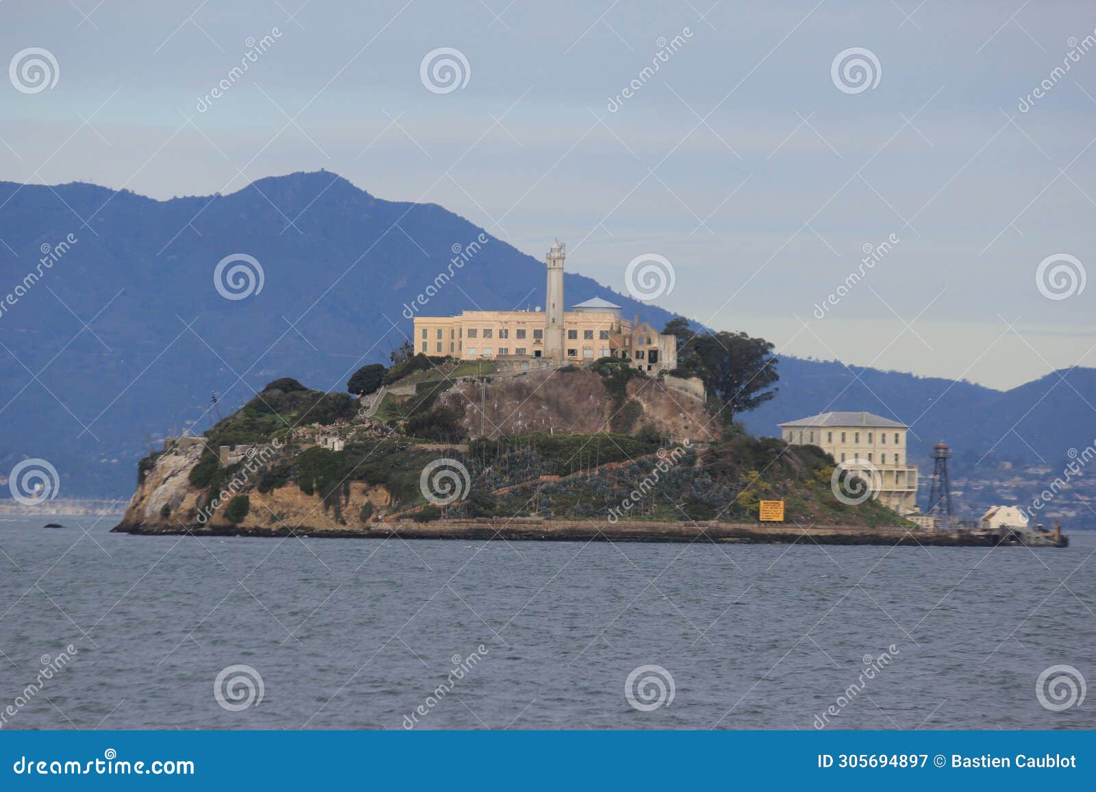 Beautiful Picture of the Bay and Alcatraz Prison Editorial Photography ...