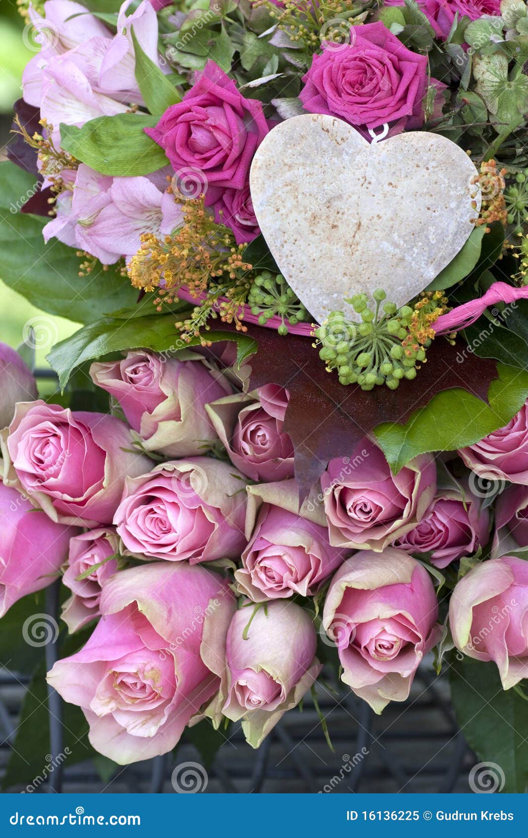 Beautiful Pink Roses Arrangement Stock Image - Image of love, valentine ...