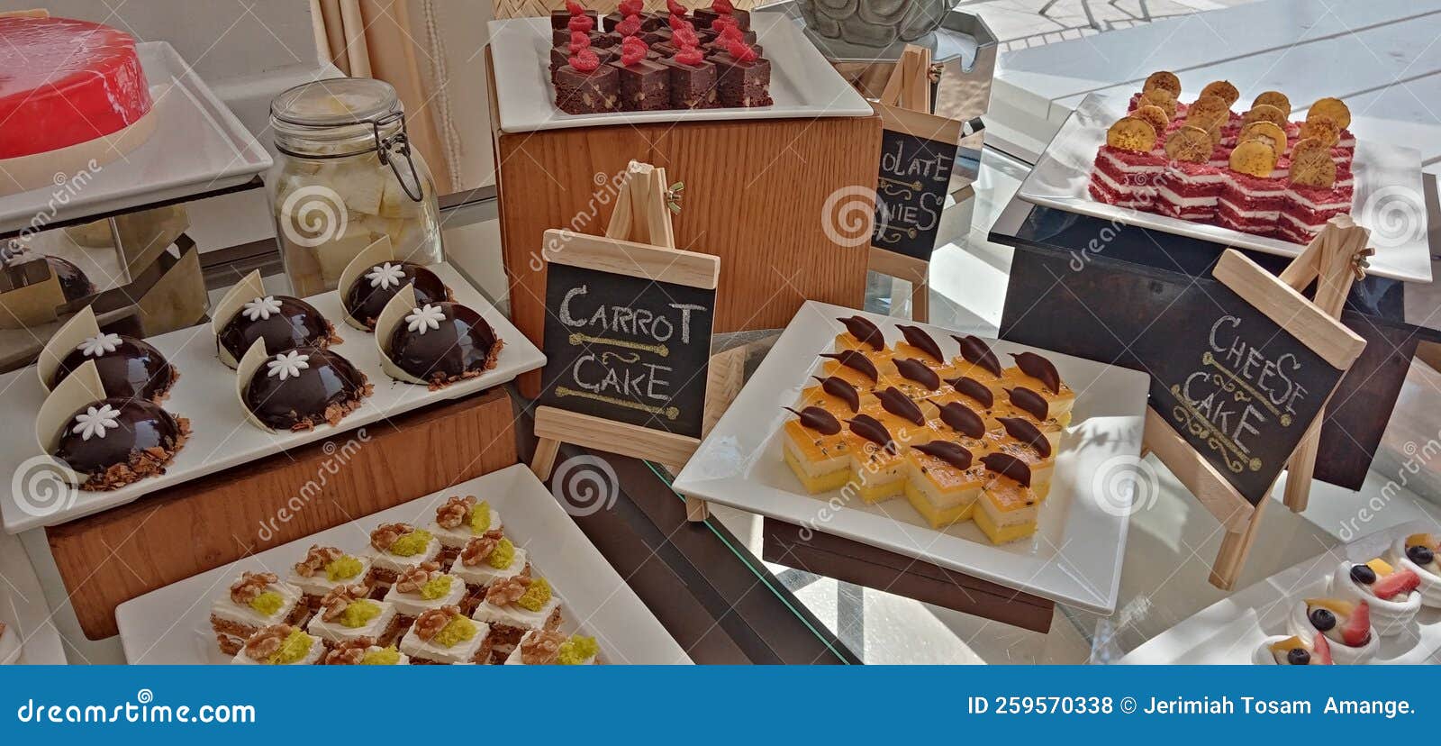 Beautiful Presentation of Classic Mini Cakes. Stock Photo - Image of ...