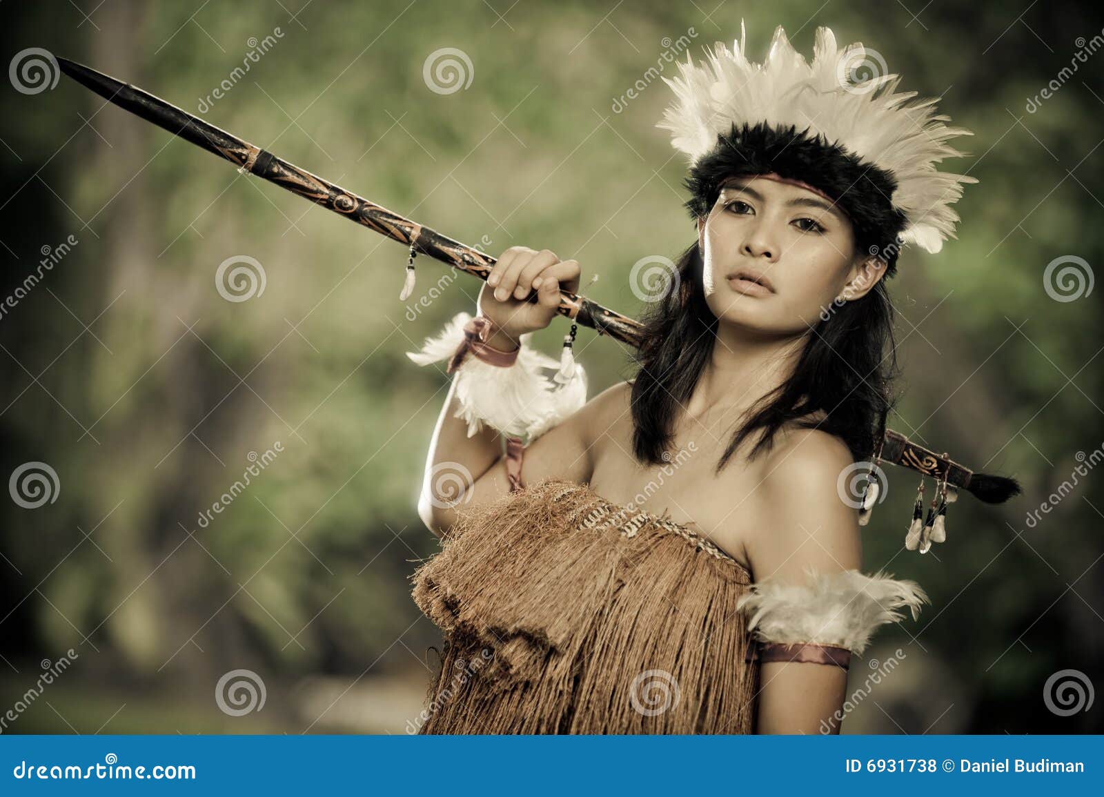 Beautiful primitive hunter stock photo. Image of indian - 6931738
