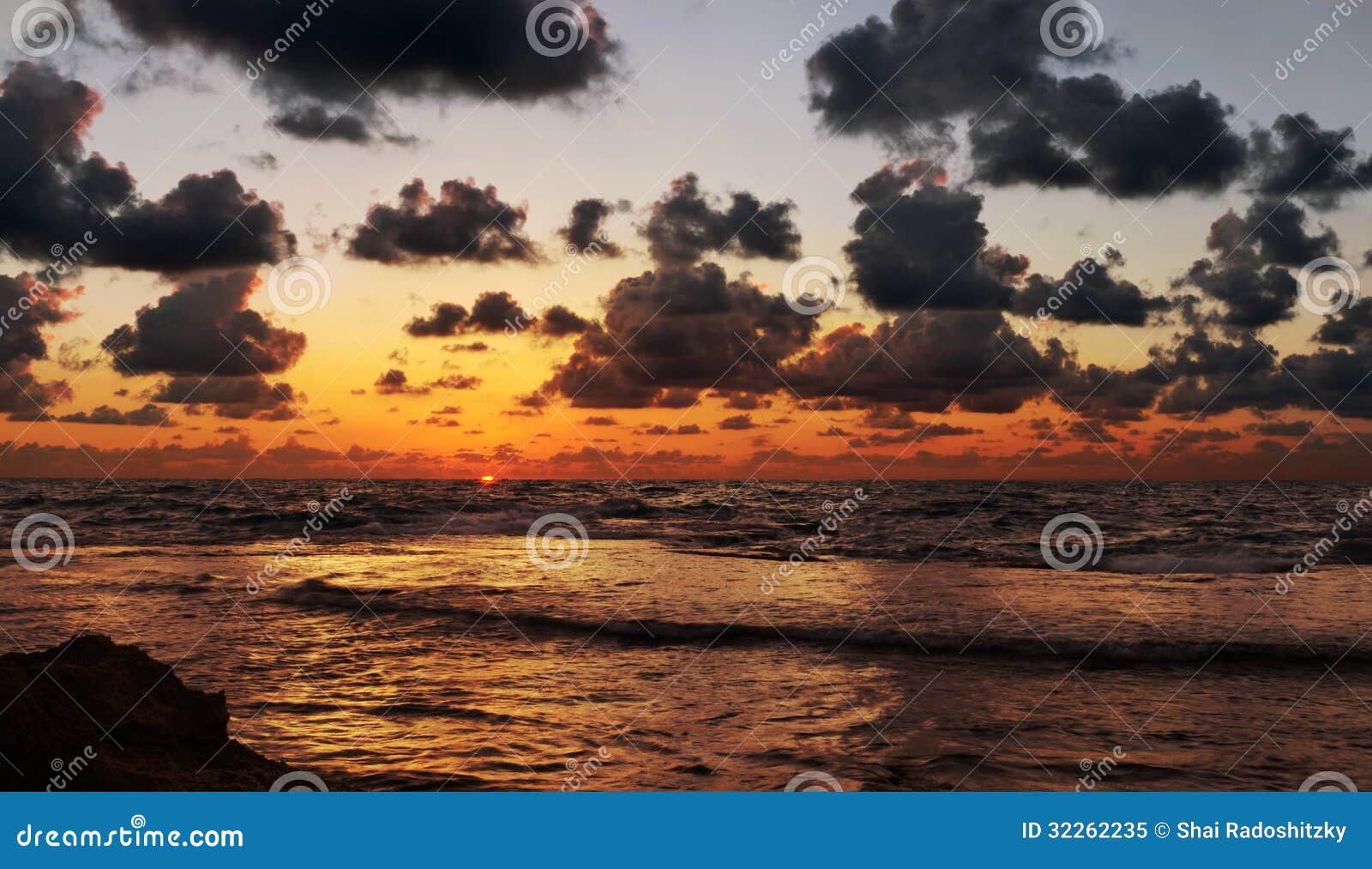 Beautiful red ocean sunset stock image. Image of sunset - 32262235
