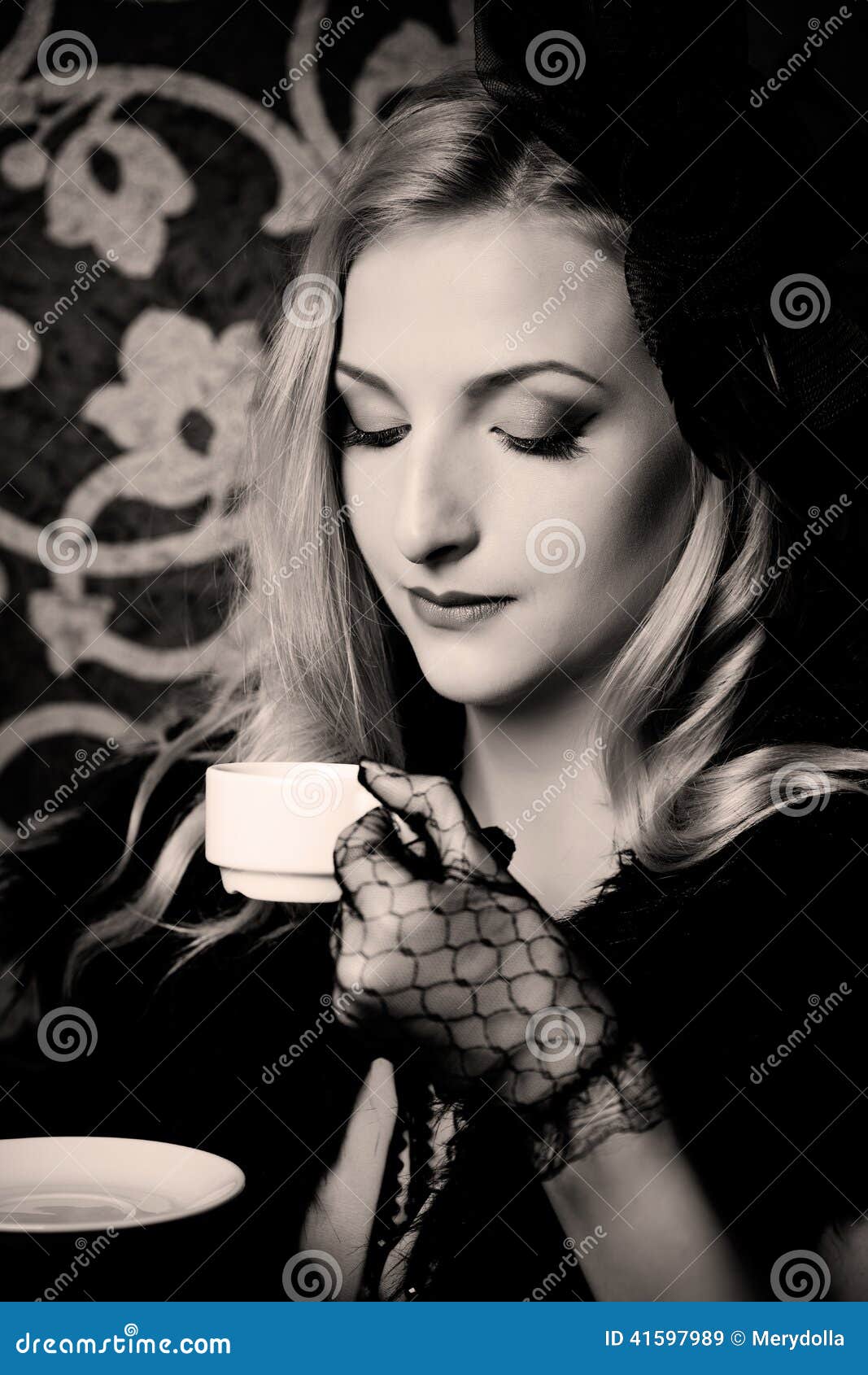Beautiful retro woman stock image. Image of coffee, beautiful - 41597989