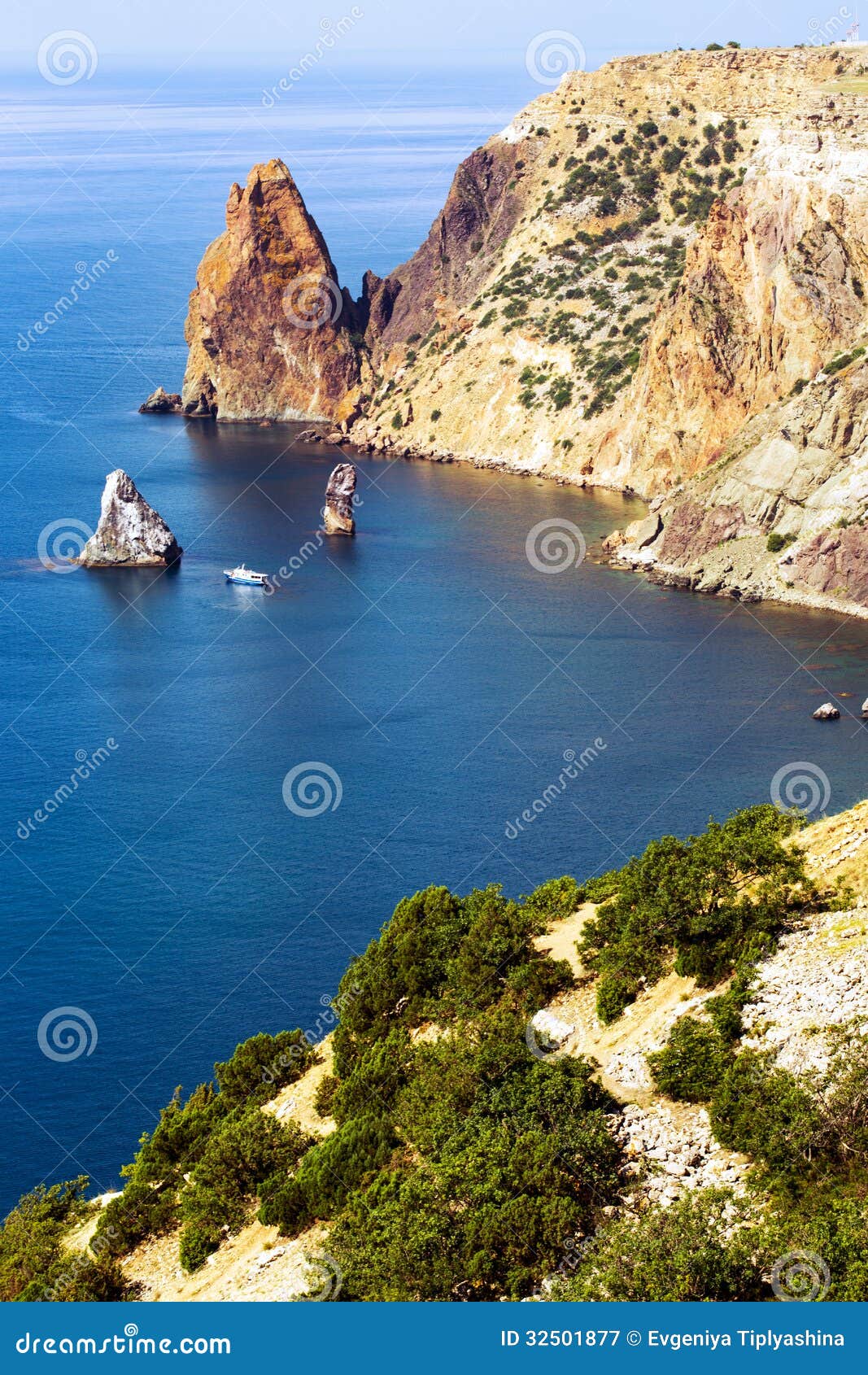 Beautiful rocky sea coast stock image. Image of idylliccrimea - 32501877