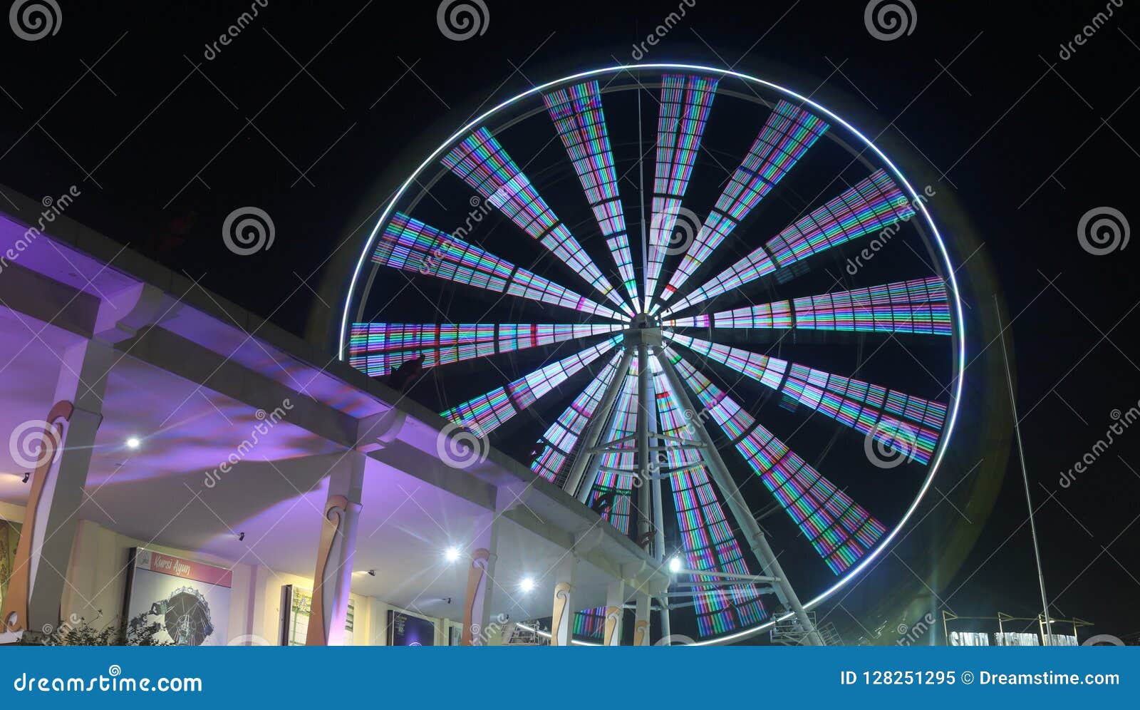 Beautiful Round of Wheel Lights Editorial Image - Image of nshoes ...