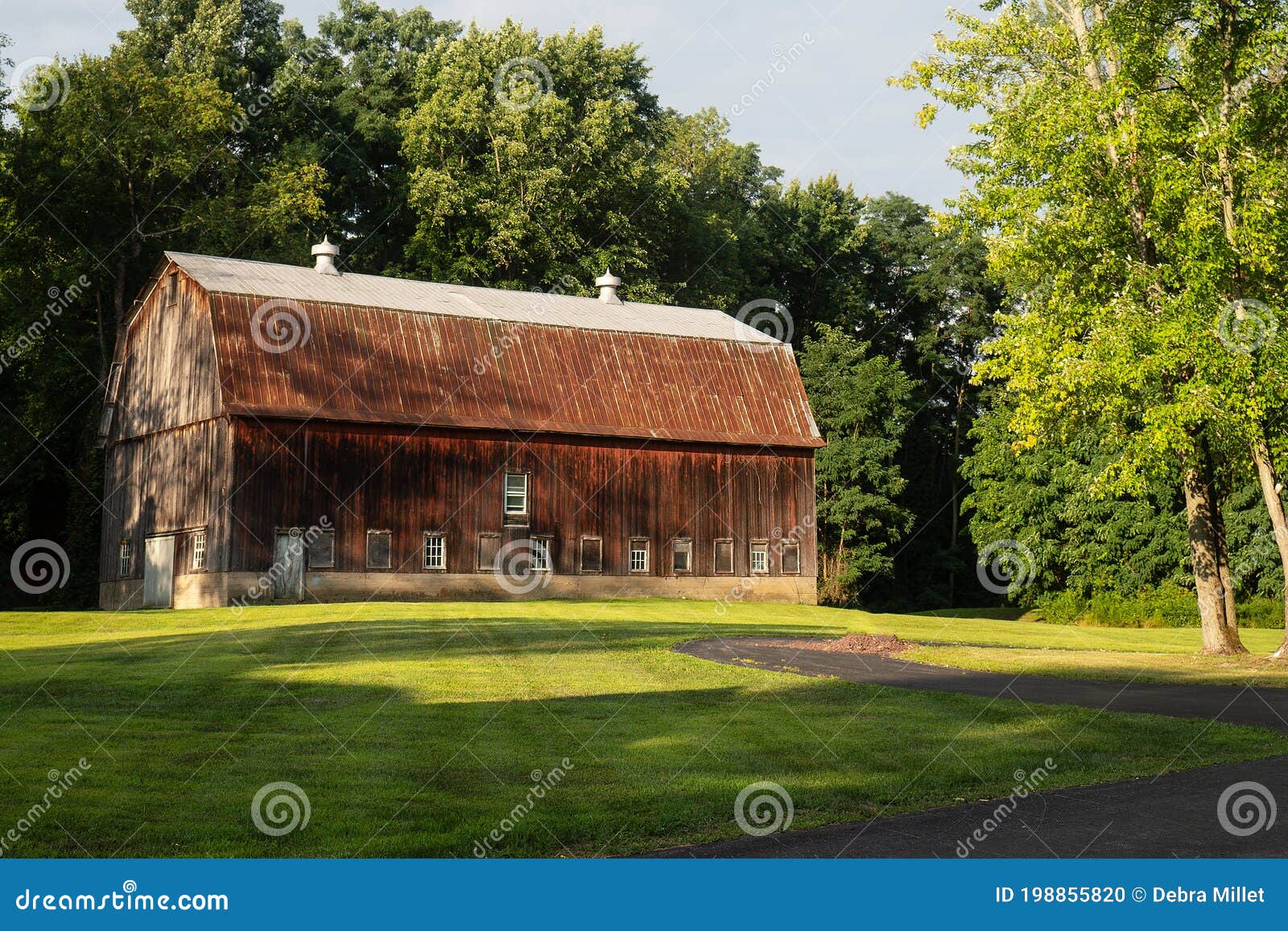Beautiful Rust Colored Barn Stock Photo - Image of aged, building ...