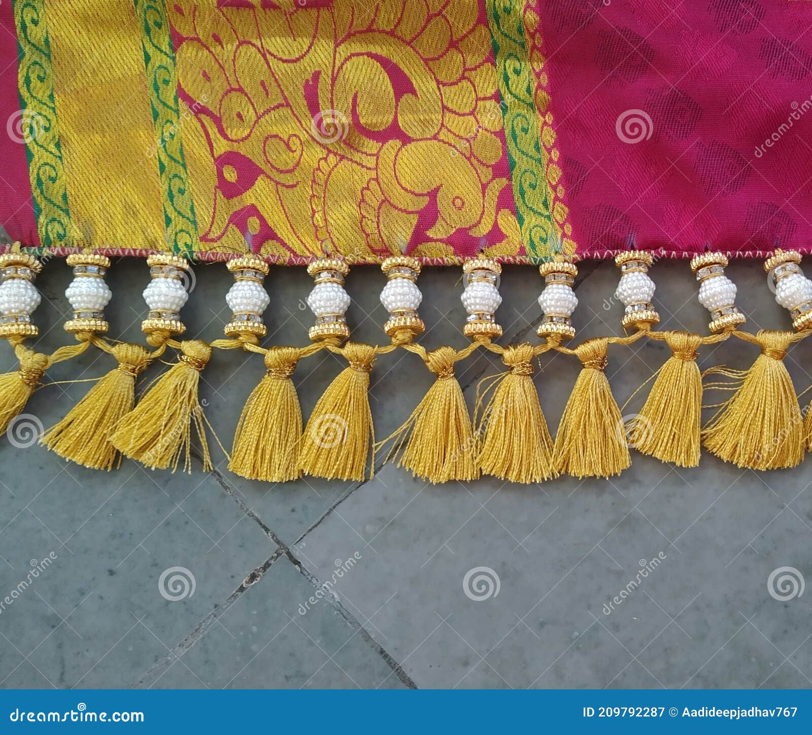 Beautiful Sari Pallu Design Stock Image - Image of textile, flooring ...