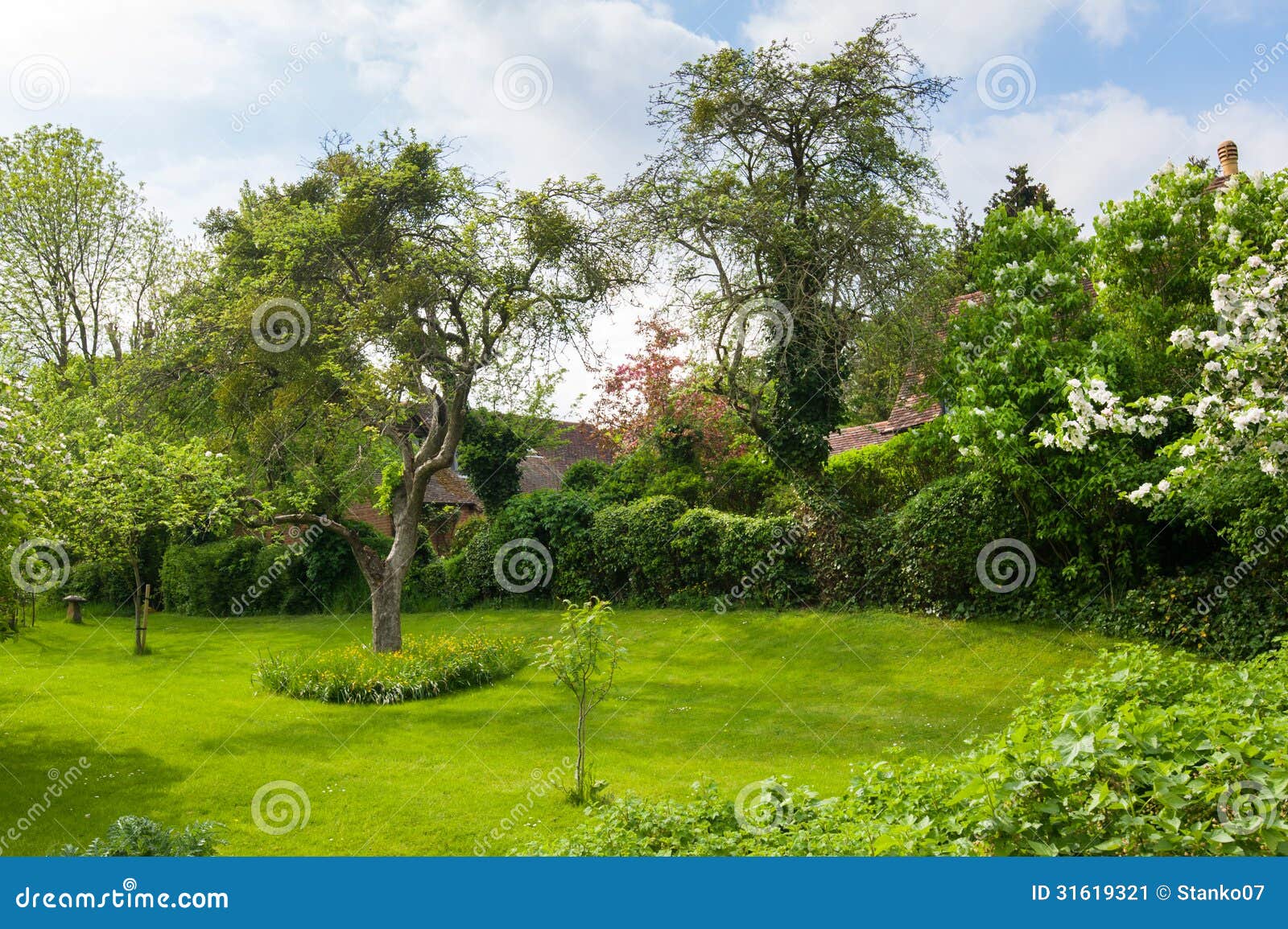 Beautiful Scenery of a Garden Stock Image - Image of green, lawn: 31619321