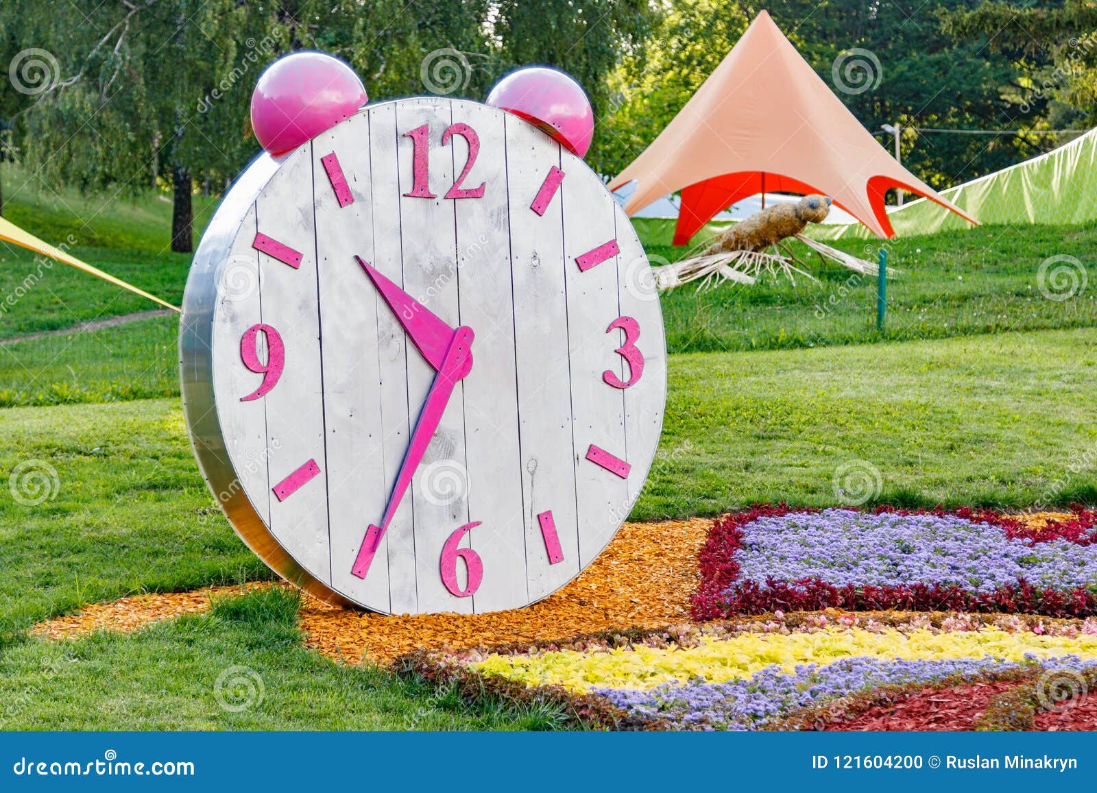 Beautiful Sculptures of Flowers Clock Editorial Image - Image of famous ...