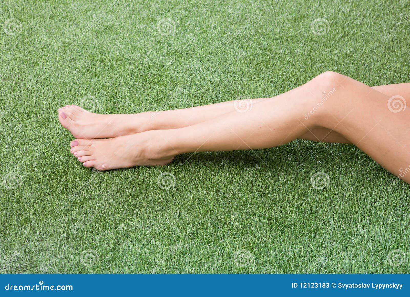 Beautiful Slim Female Feet on Green Grass Stock Image - Image of girl ...