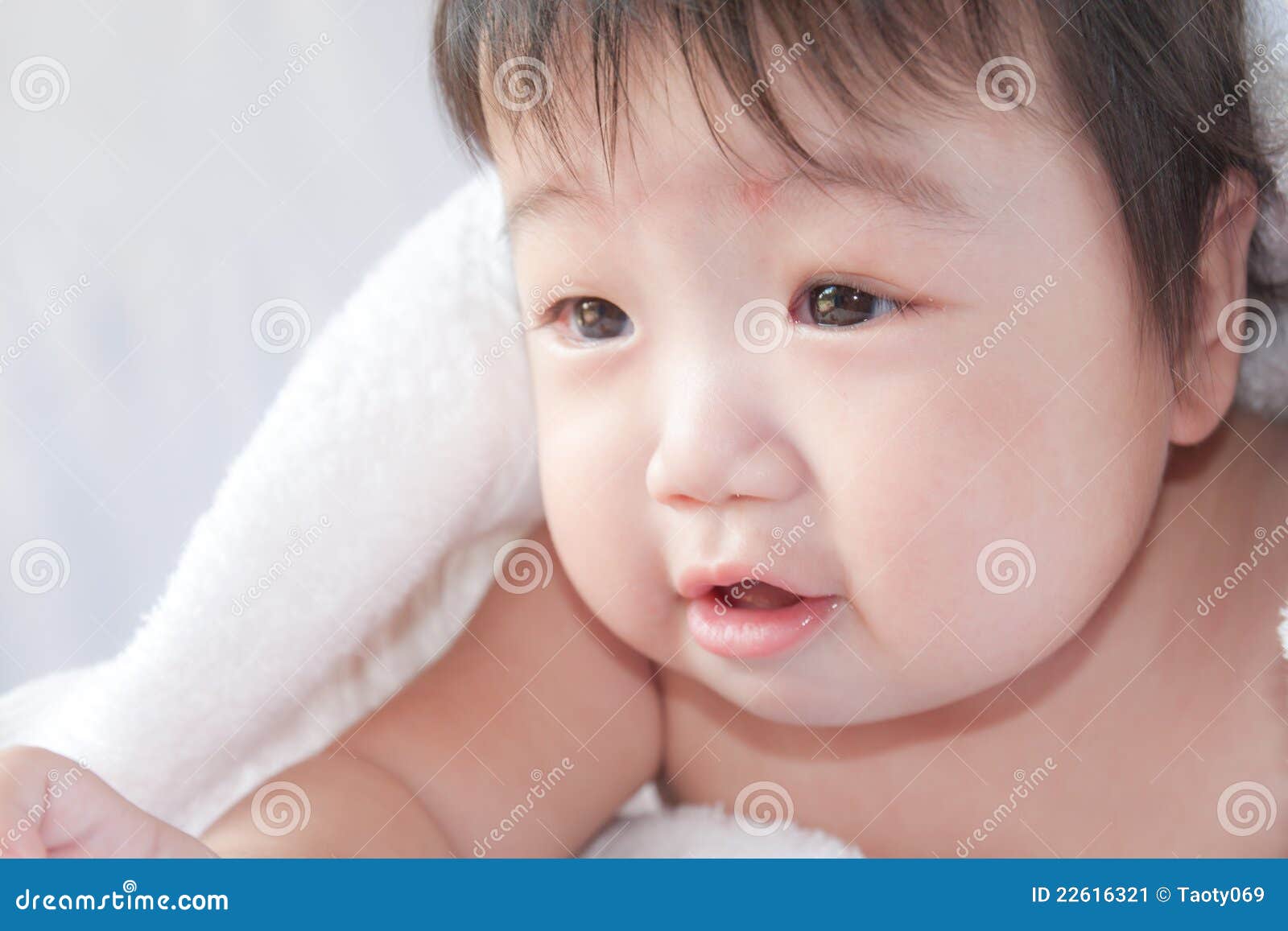 A beautiful smiling baby stock image. Image of comfort - 22616321