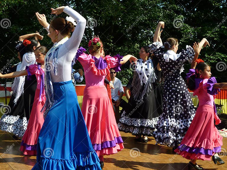 Beautiful Spanish Dancers editorial image. Image of women - 14731615
