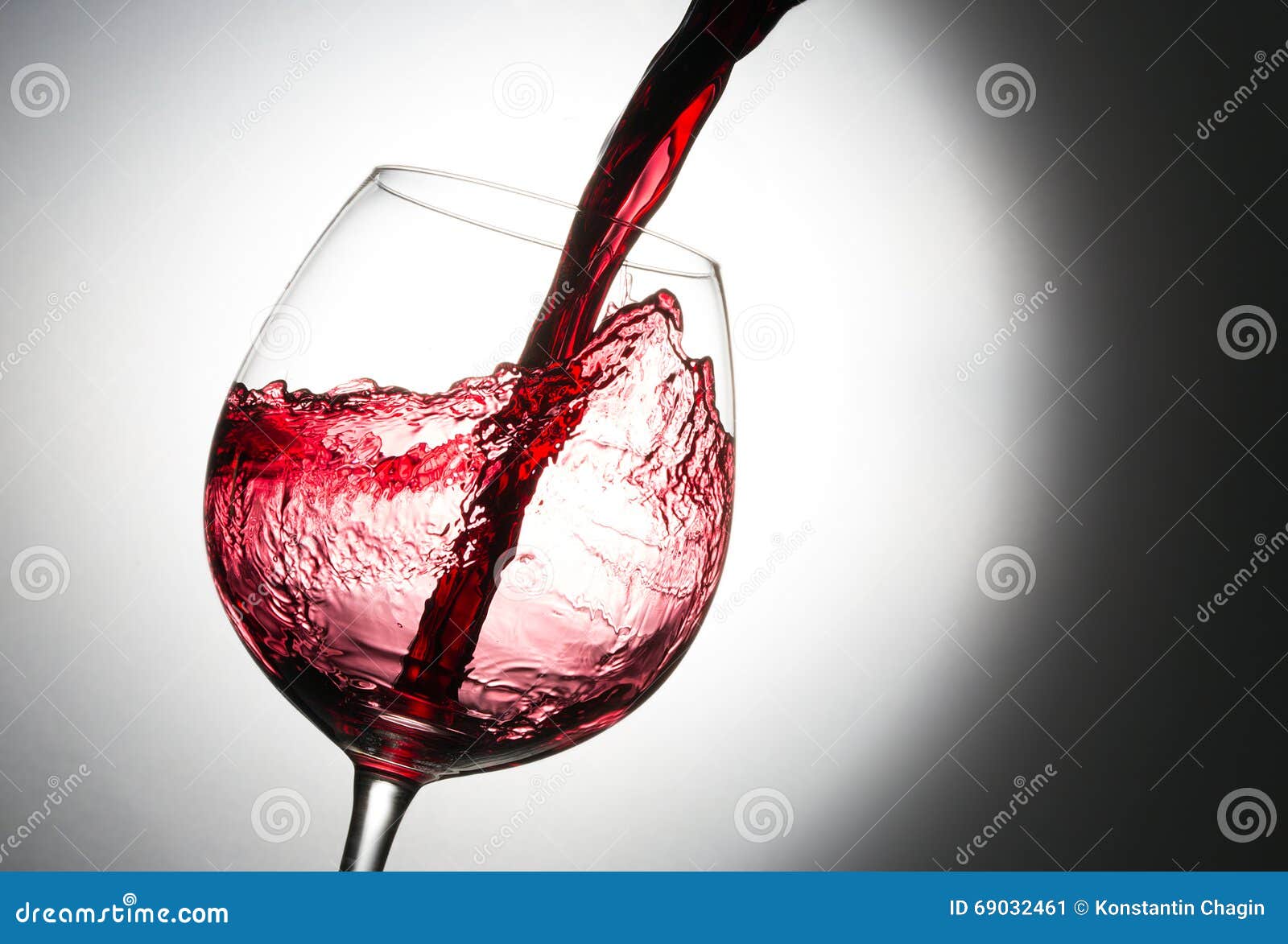 Beautiful splash of wine stock image. Image of drop, alcohol - 69032461