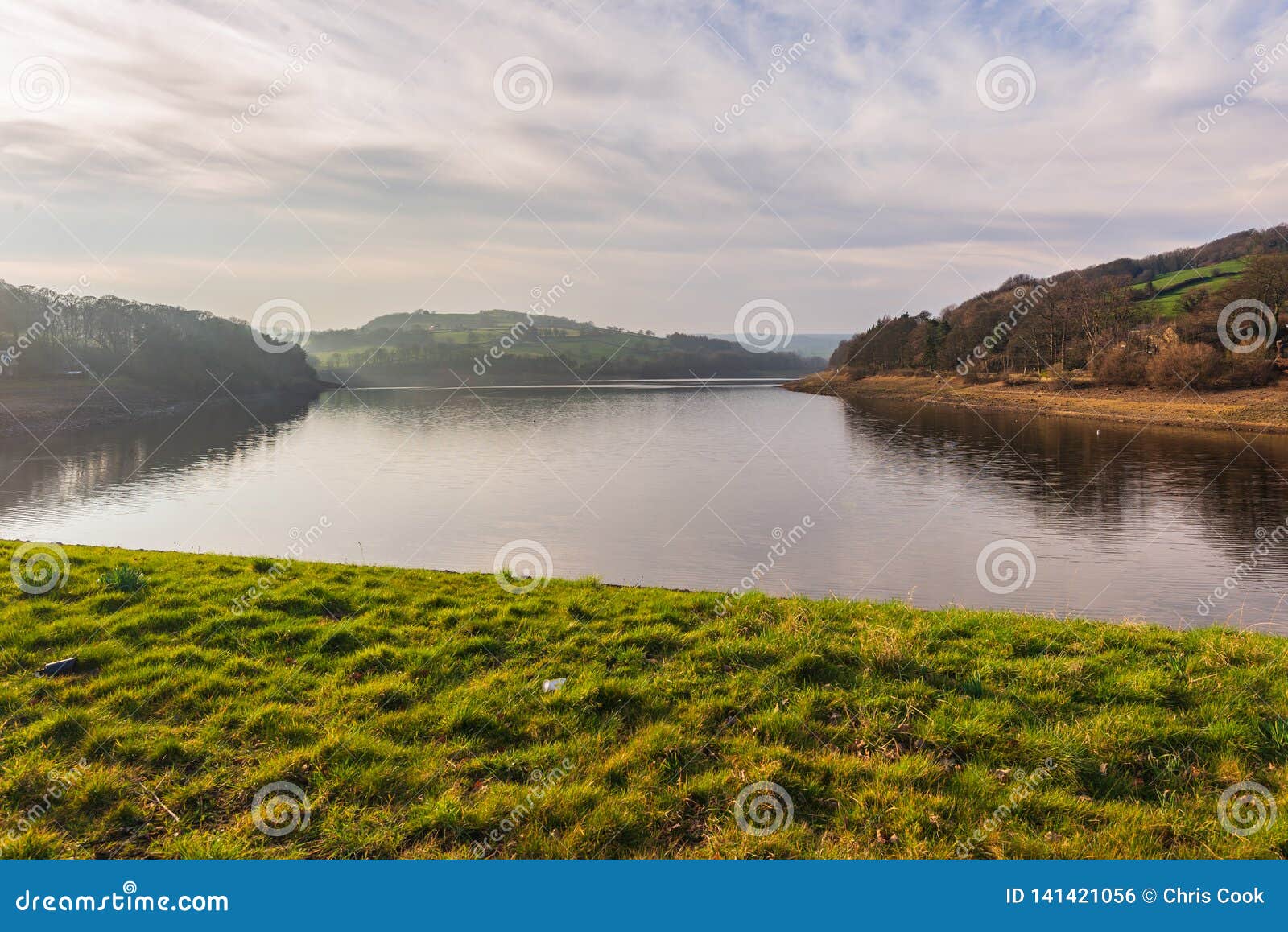 A Beautiful Spring Dat at Damflask Reservoir in the Peak District Stock ...