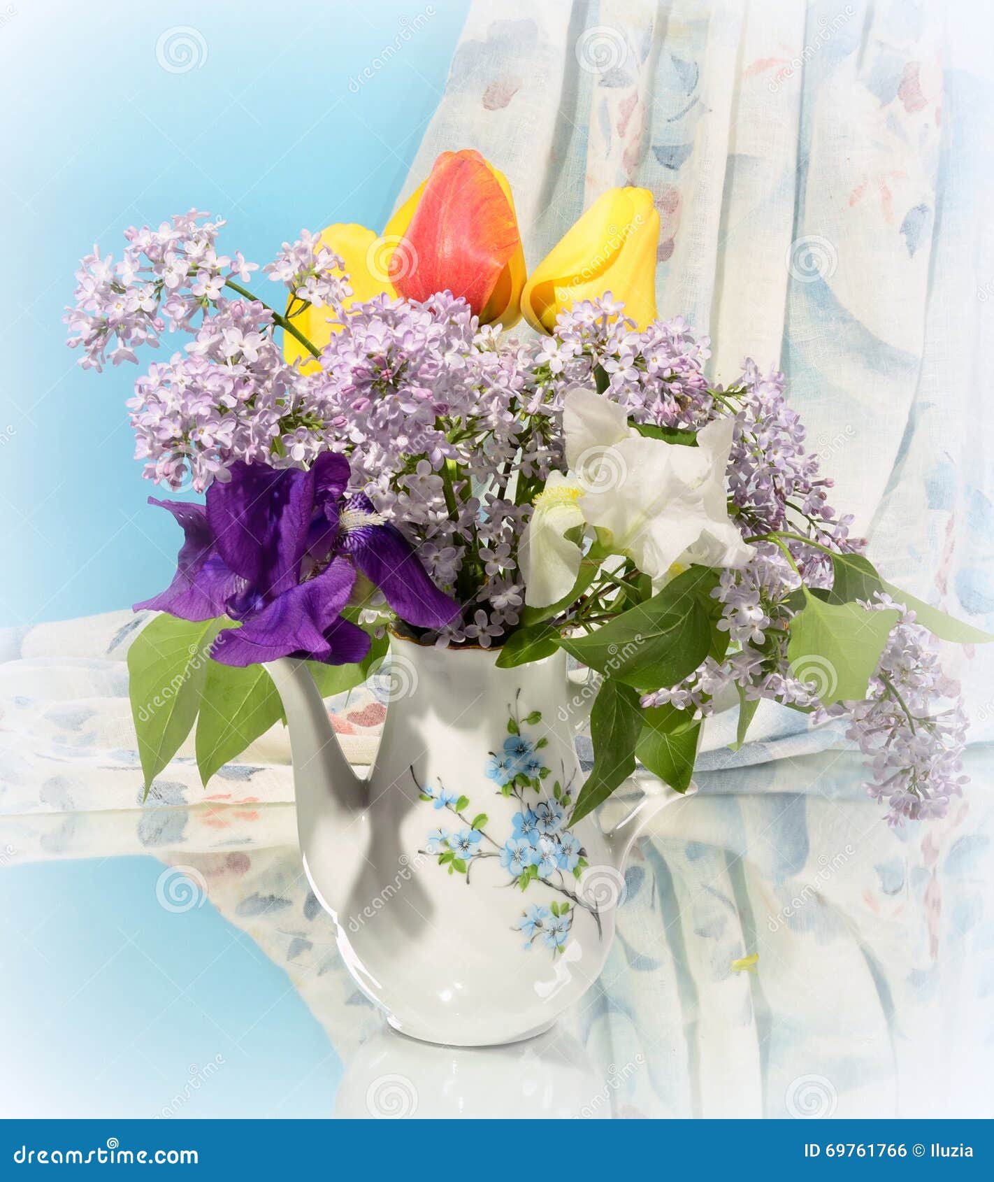 Beautiful spring flowers stock photo. Image of garden - 69761766