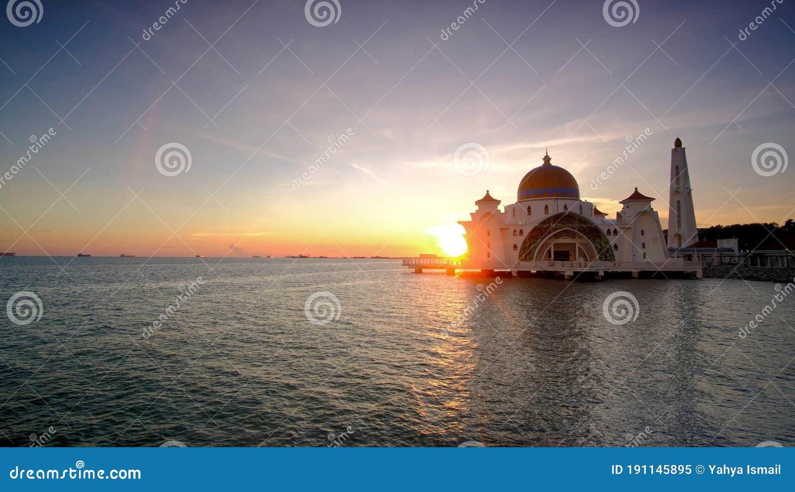 Beautiful Strait Mosque of Malacca during Sunset Stock Image - Image of ...